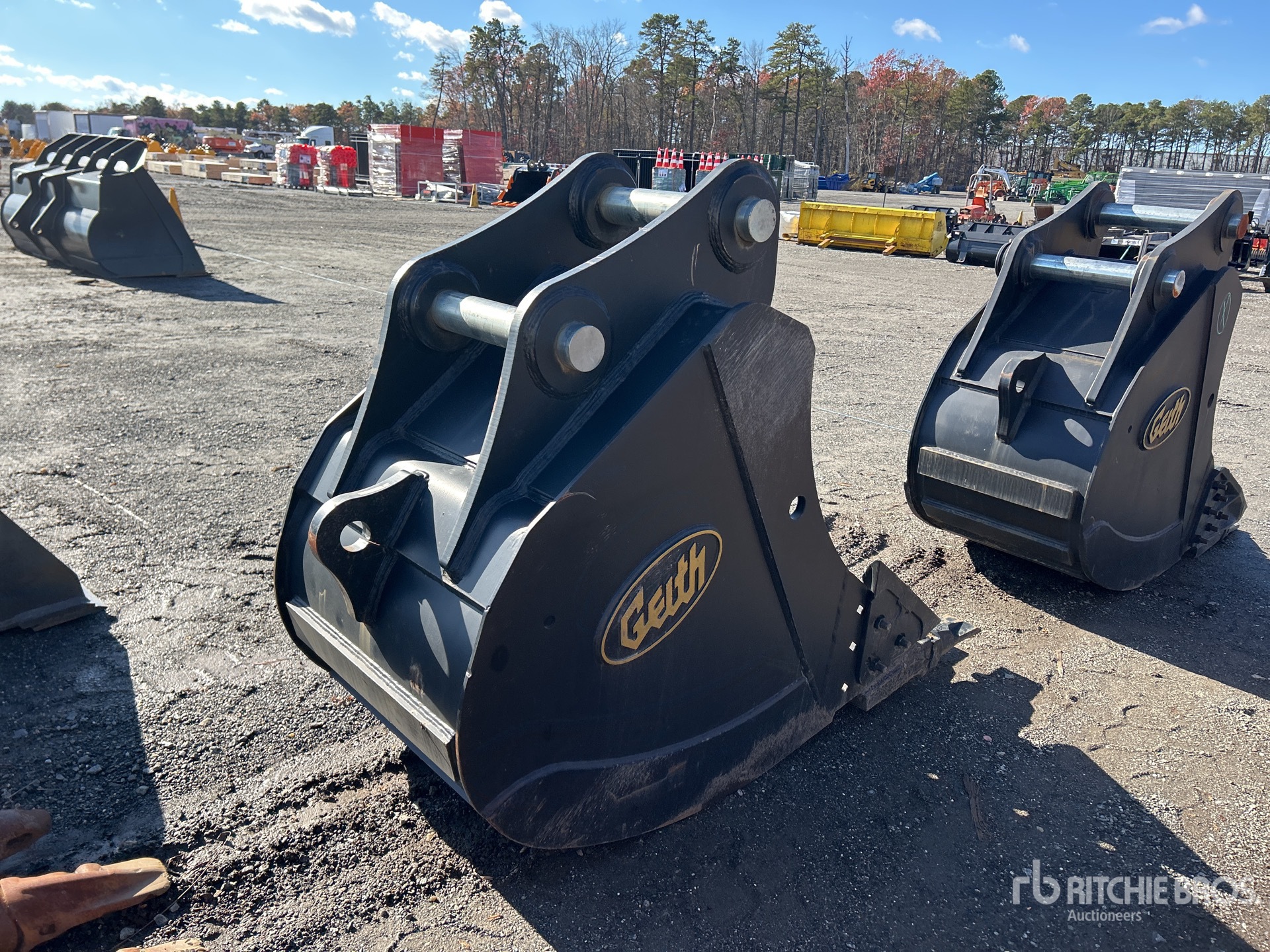 2023 Geith SK350LC-11 36 in Godet d'excavatrice | Ritchie Bros. Auctioneers