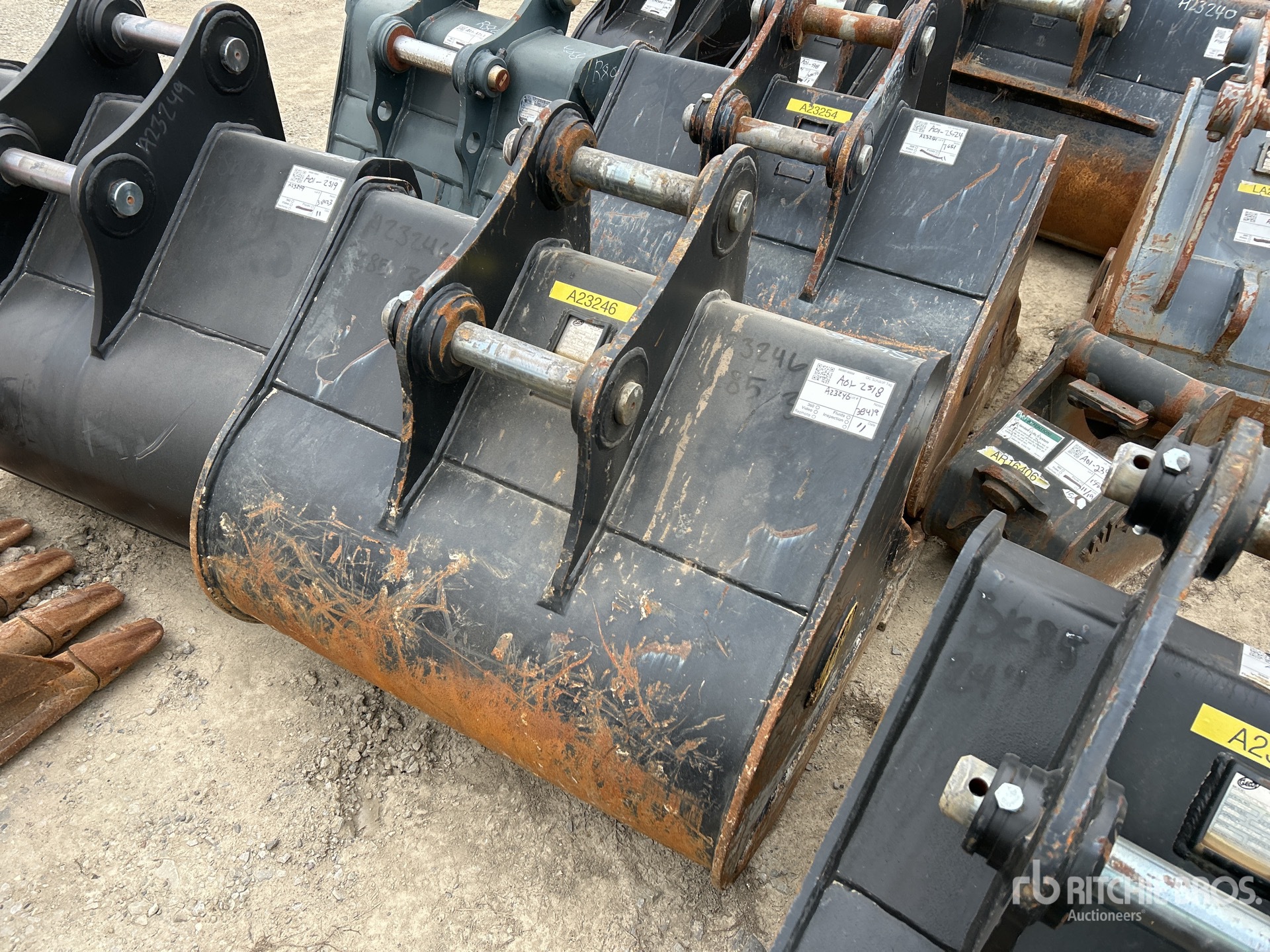 2023 Geith SK85CS 36 in Digging Godet d'excavatrice | Ritchie Bros ...