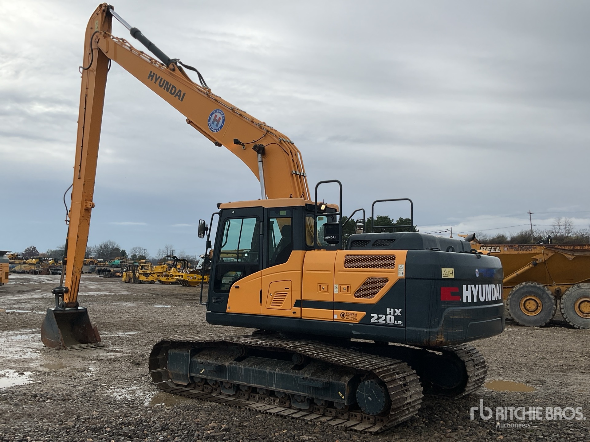 2018 Hyundai HX220 LR Long Reach Tracked Excavator | Ritchie Bros ...