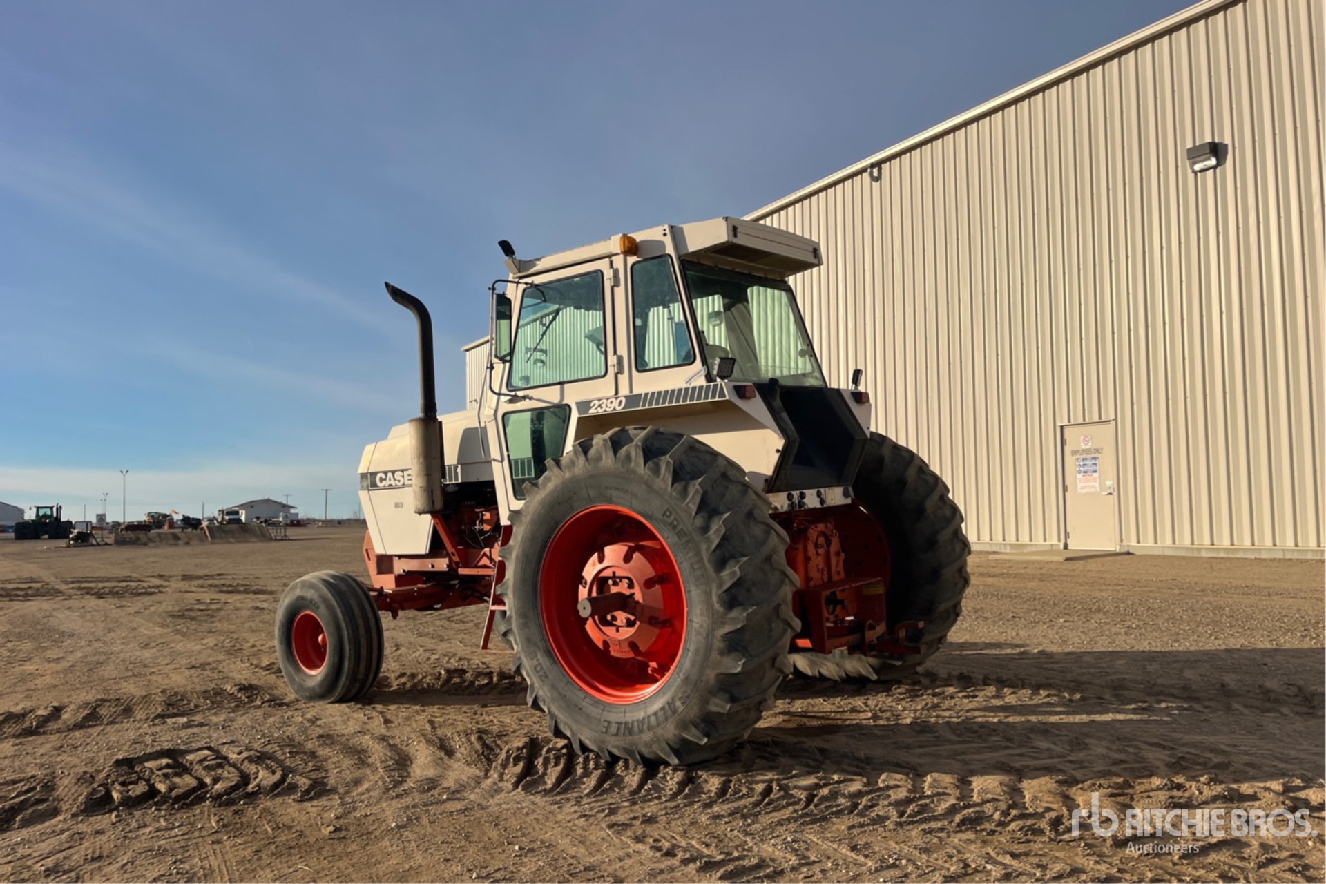 1983 Case IH 2390 2WD Tractor Agrícola | Ritchie Bros. Auctioneers