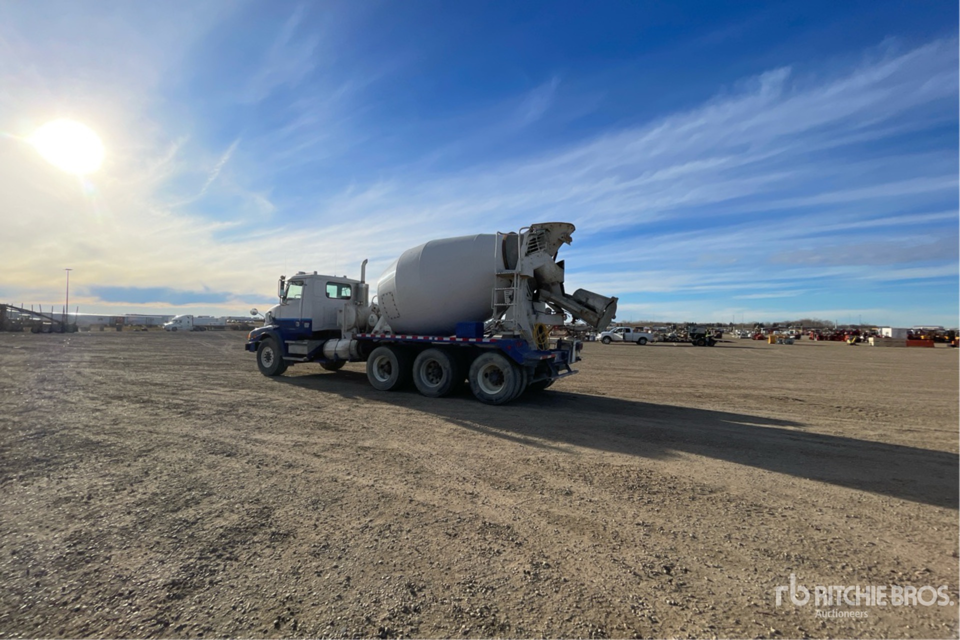 2005 Western Star 4900 SA 8x6 Mixer Truck | Ritchie Bros. Auctioneers