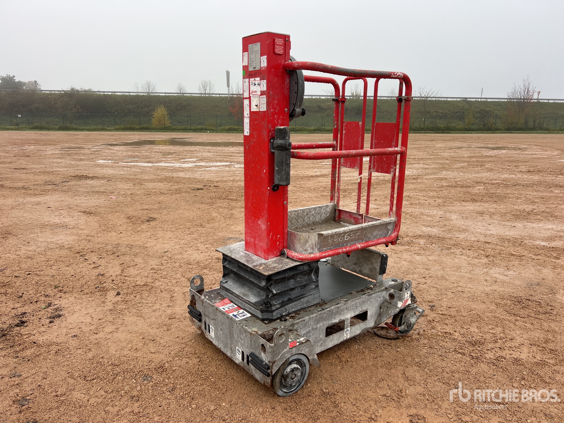 2020 Power Towers Ecolift Nacelle A Mat Droit Vertical Mast Lift ...