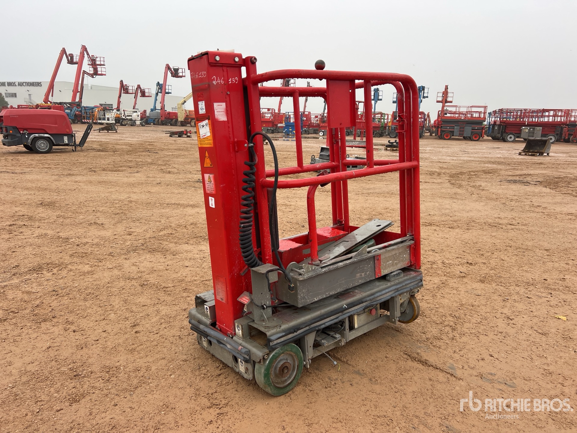 2016 Power Towers Ecolift Nacelle A Mat Droit Vertical Mast Lift ...