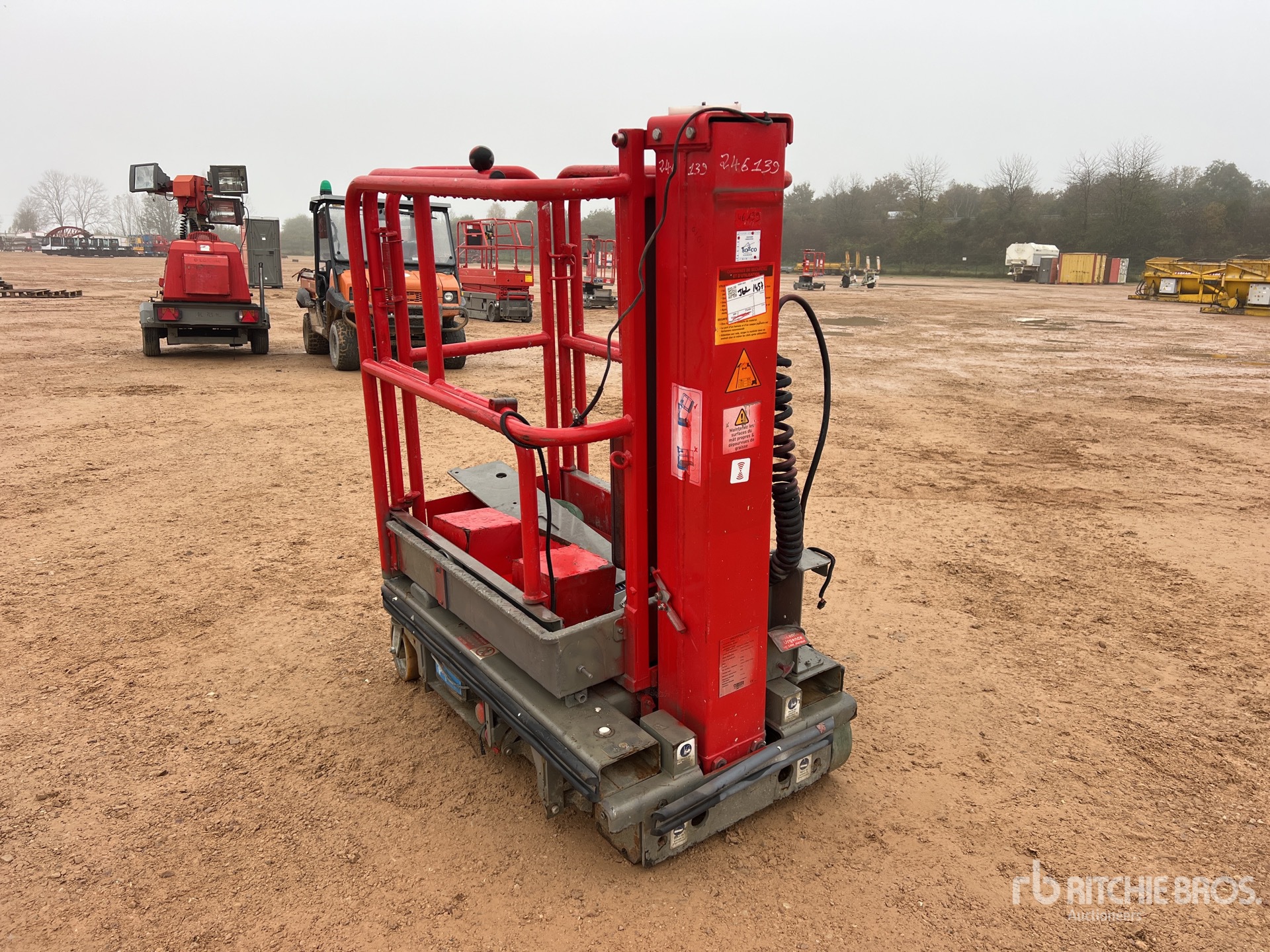 2016 Power Towers Ecolift Nacelle A Mat Droit Vertical Mast Lift ...