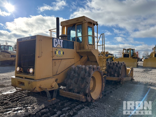 1993 Cat 815B Soil Compactor in East Garafraxa, Ontario, Canada ...