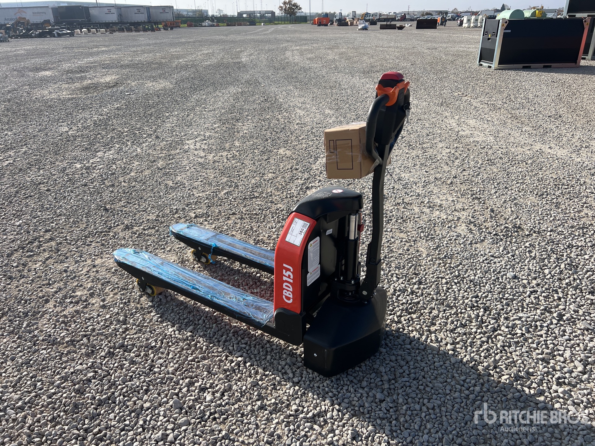 2023 Heli CBD15J-Li3 1500 kg Electric Pallet Jack (Unused) | Ritchie ...