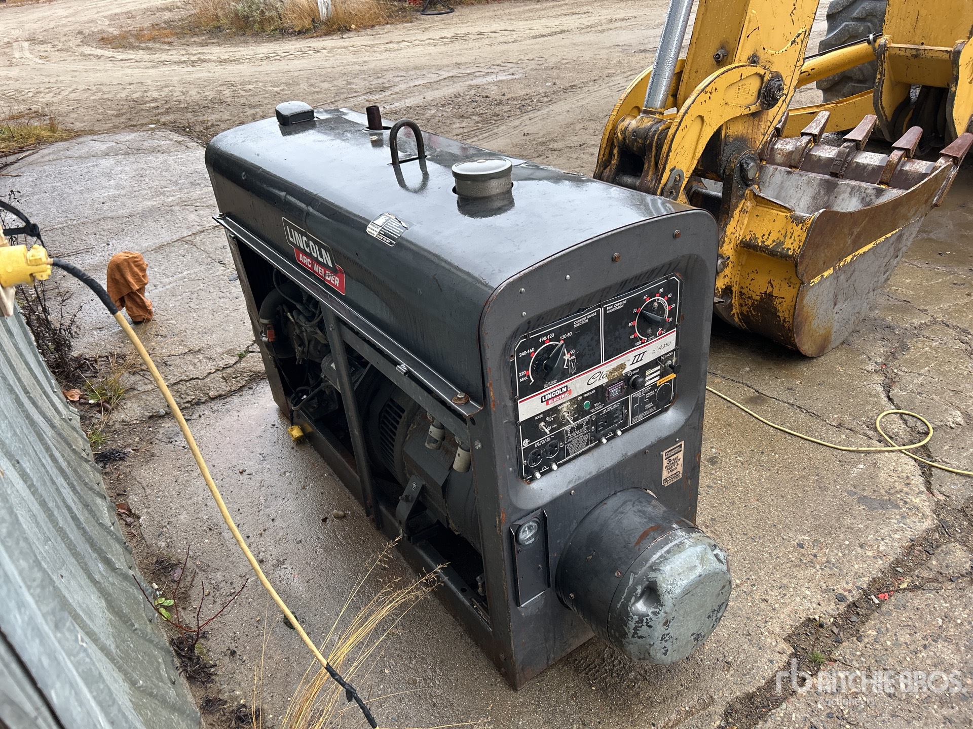Lincoln SA300-TM27 Skid-Mounted ARC Engine Driven Welder | Ritchie Bros ...