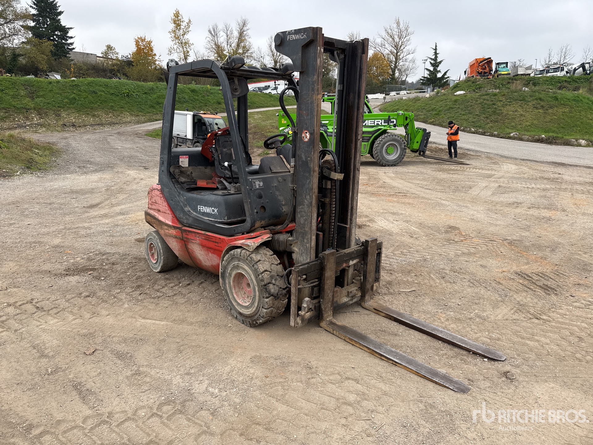 2002 Fenwick-Linde H30D-03 3000 kg Chariot Elevateur Pneumatic Tire Forklift (Inoperable ...