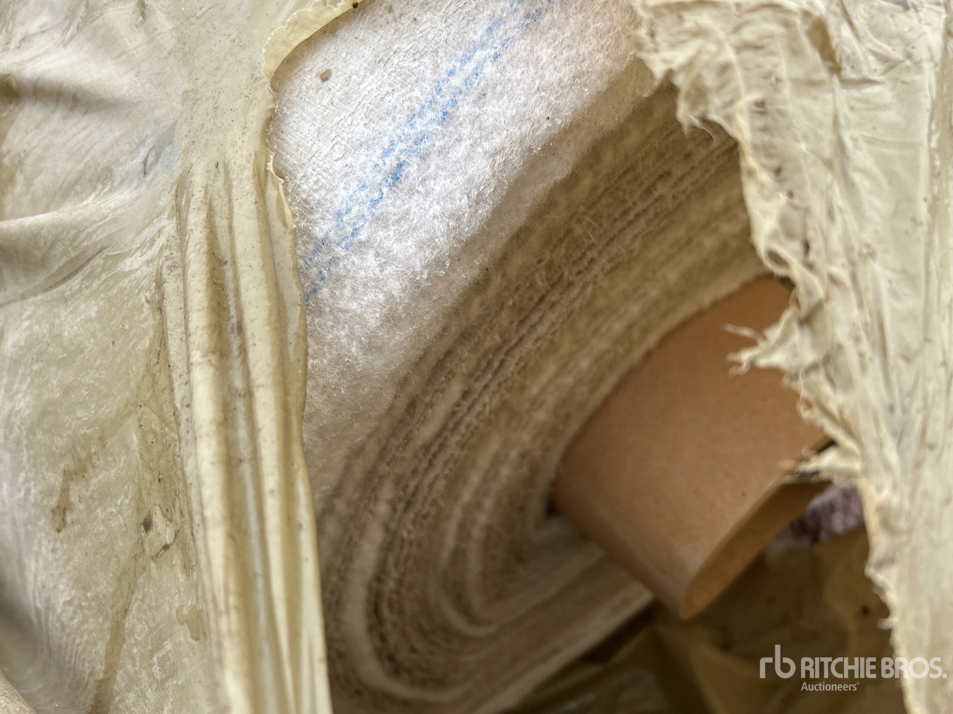 Quantity of (2) Bentonite Fabric Divers - Matériaux de construction ...