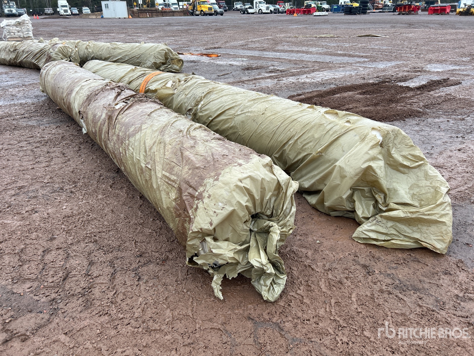 Quantity of (2) Bentonite Fabric Divers - Matériaux de construction ...