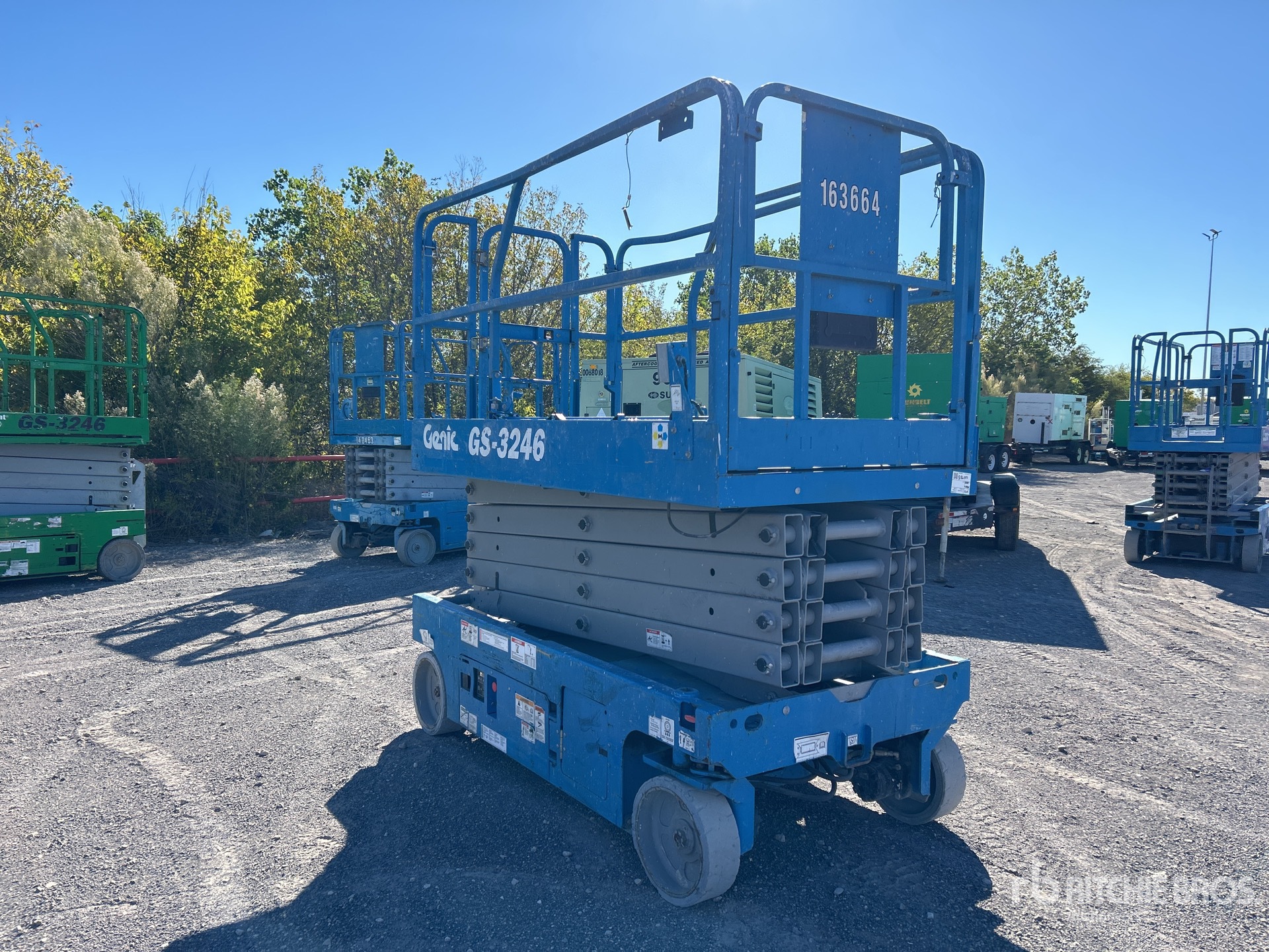 2017 Genie GS-3246 Electric Piattaforma aerea verticale | Ritchie Bros ...