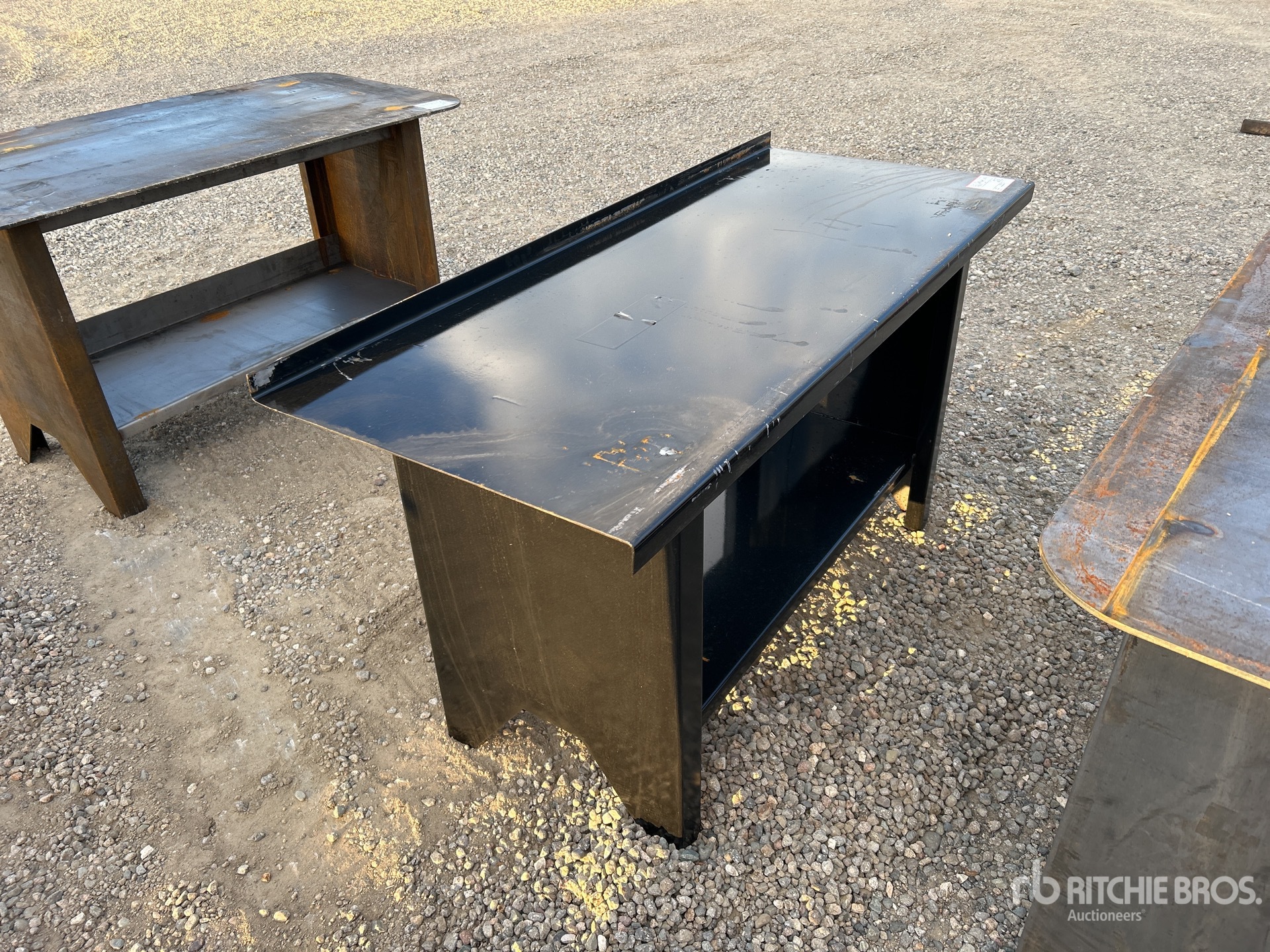 2024 Kit Containers WB-60-190 60 in Banco de trabajo | Ritchie Bros ...