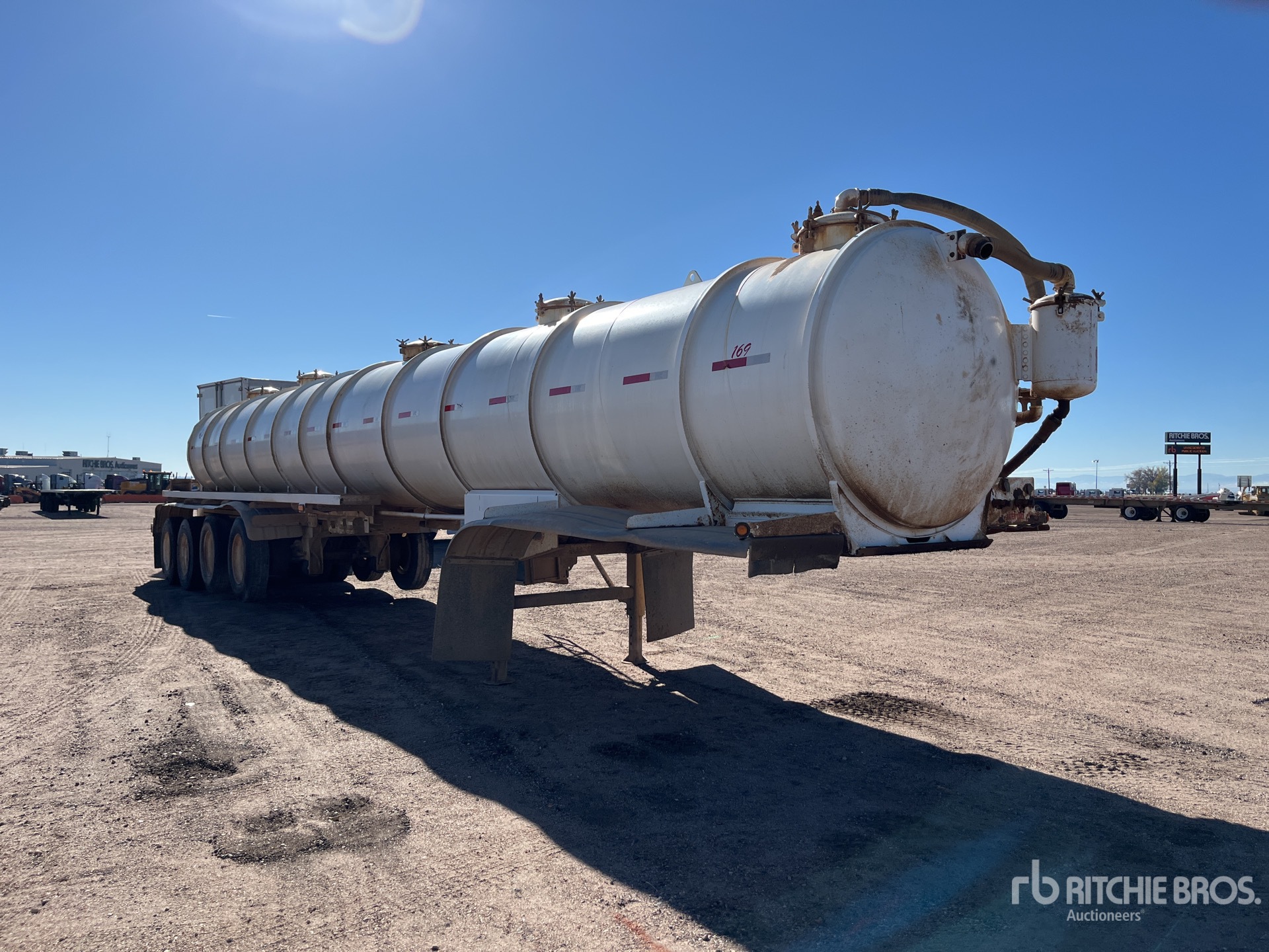 1981 Columbia Tanks Quad/A Vacuum Tanker Trailer | Ritchie Bros ...