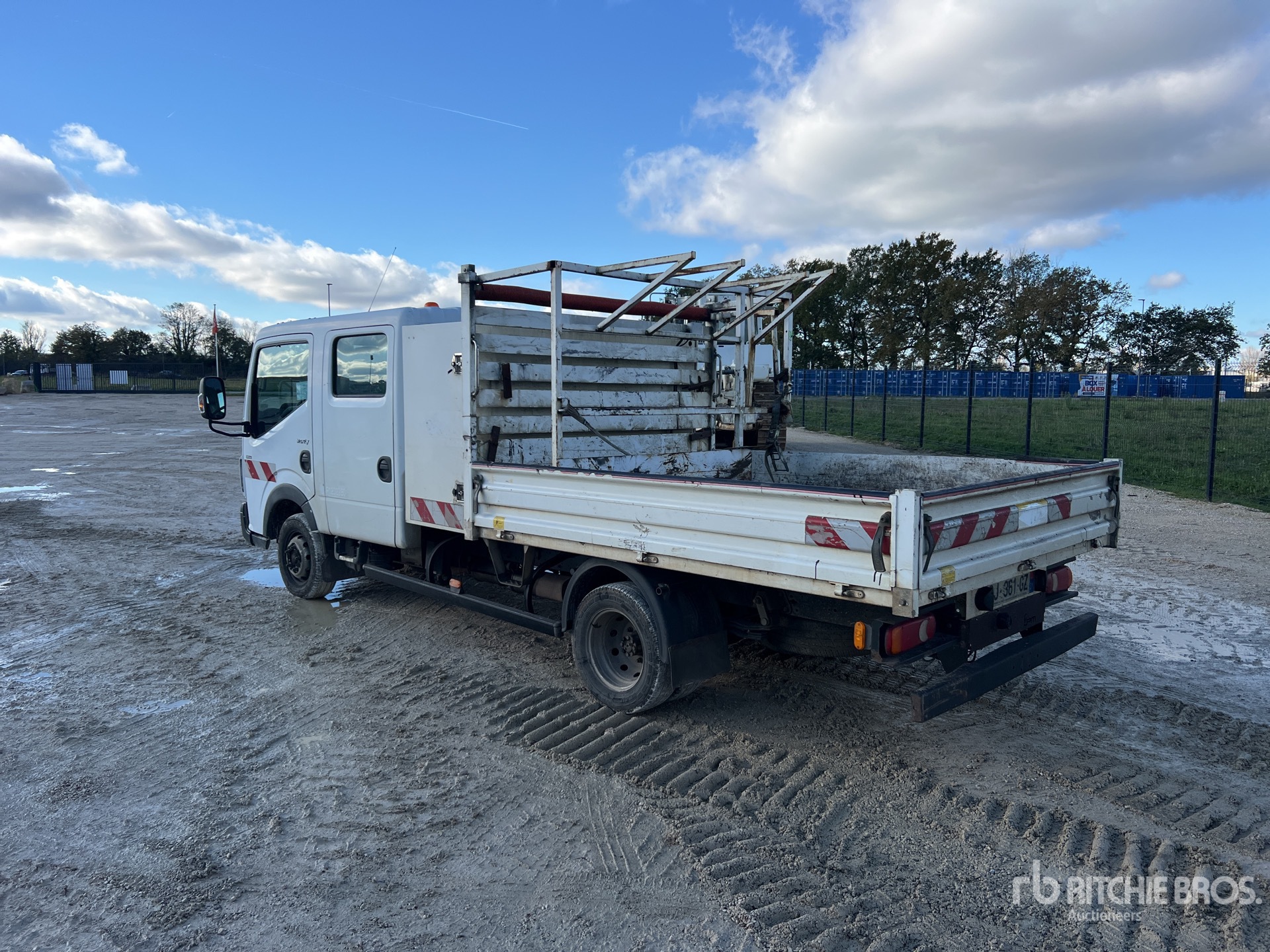 2014 Renault Maxity 140 DXI Camion Plateau Flatbed Truck | Ritchie Bros ...