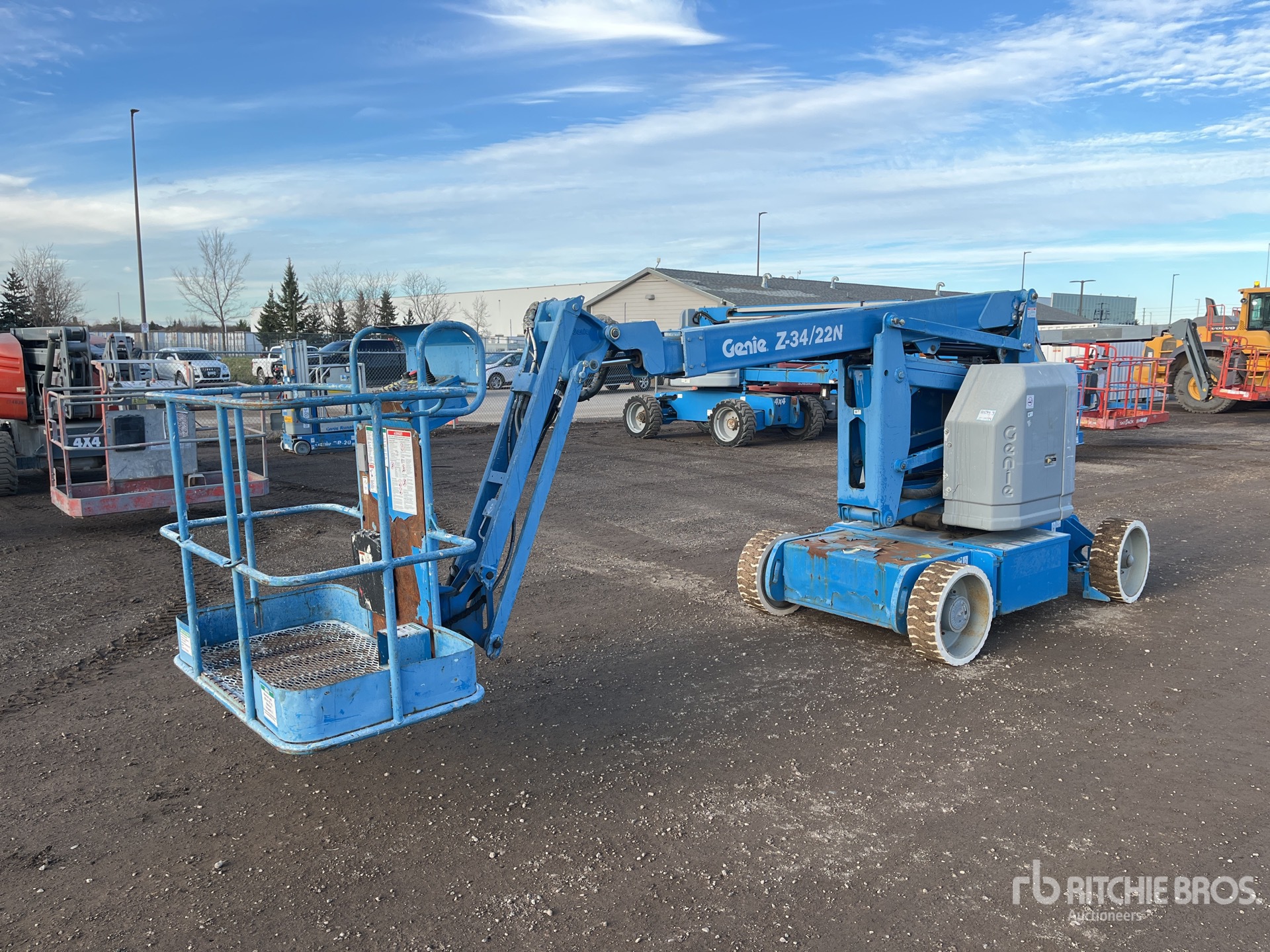 2012 Genie Z34/22N 2WD Electric Nacelle articulée | Ritchie Bros ...