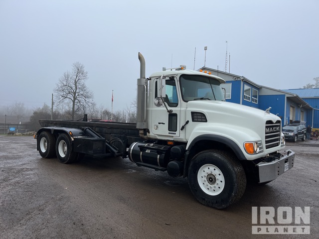 2004 Mack CV713 Granite 6x4 Roll-Off Truck in Campbellville, Ontario ...