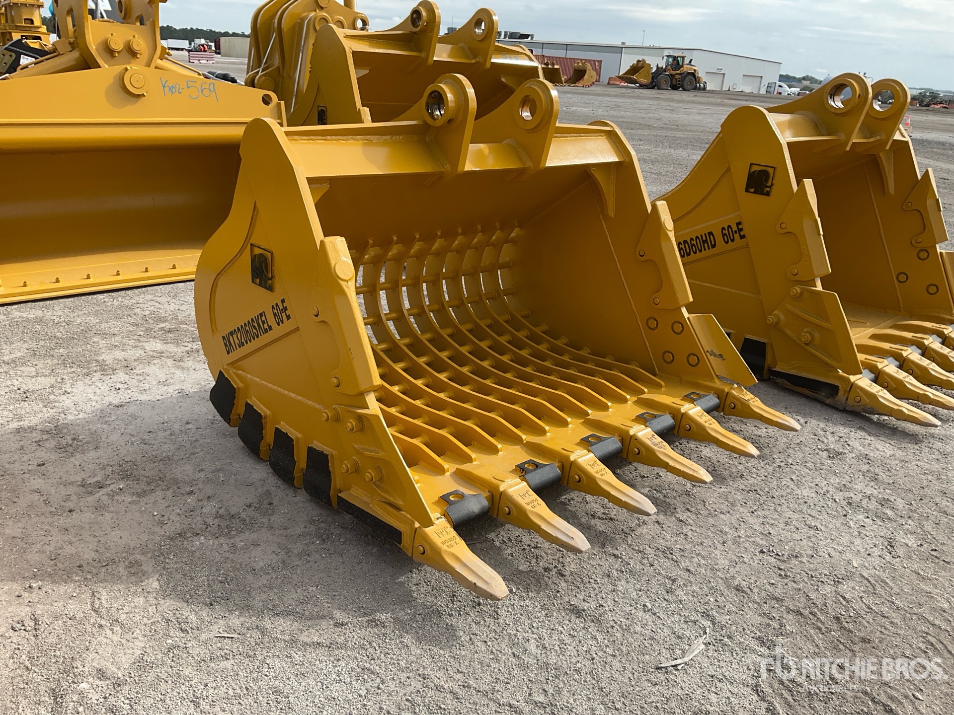 2024 Elephant BKT32060SKEL 60-E 60 in 1.7 cyd Skeleton Godet d ...