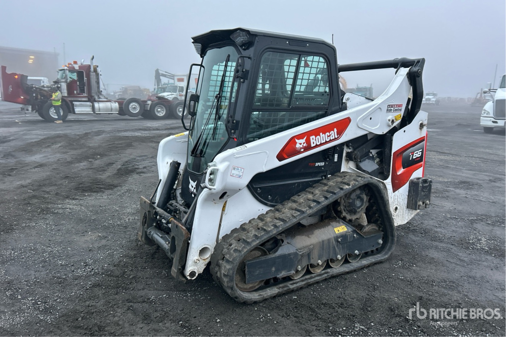 2021 Bobcat T66 Two-Speed High Flow Chargeuse sur rails compacte | Ritchie Bros. Auctioneers