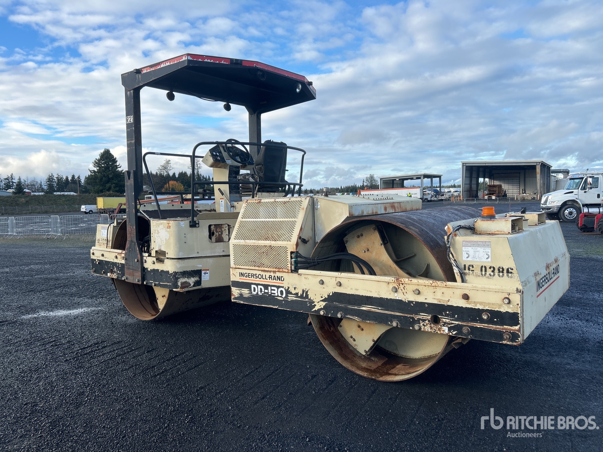 1997 Ingersoll Rand DD130 Rullo vibrante tandem | Ritchie Bros. Auctioneers