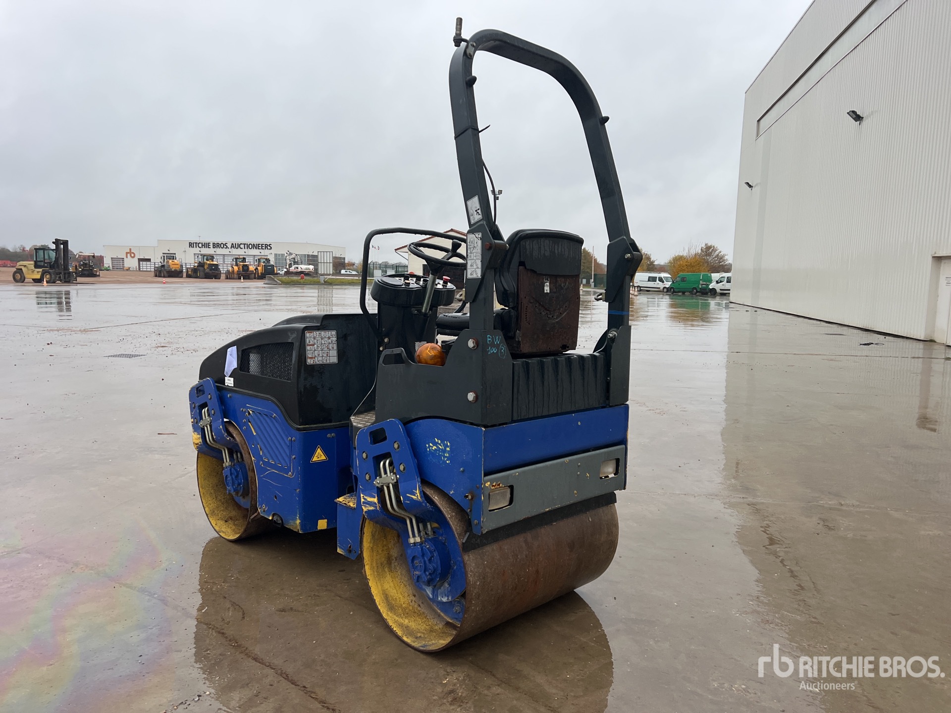 Bomag BW100 AD-5 Compacteur Vibrant Tandem Double Drum Roller | Ritchie ...