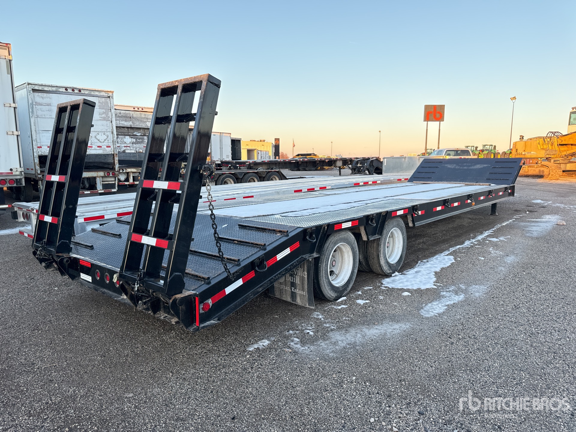 2023 Neville 43 ft T/A Step Deck Trailer | Ritchie Bros. Auctioneers