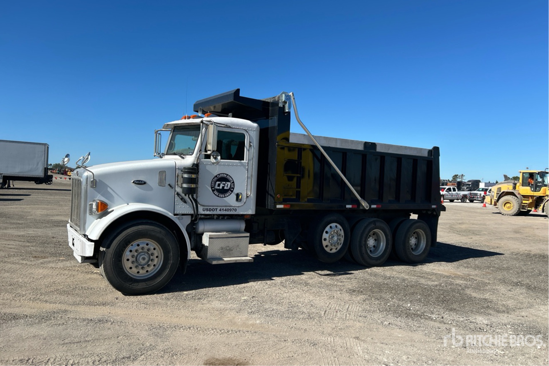 2006 Peterbilt 357 8x4 Tri/A Dump Truck | Ritchie Bros. Auctioneers