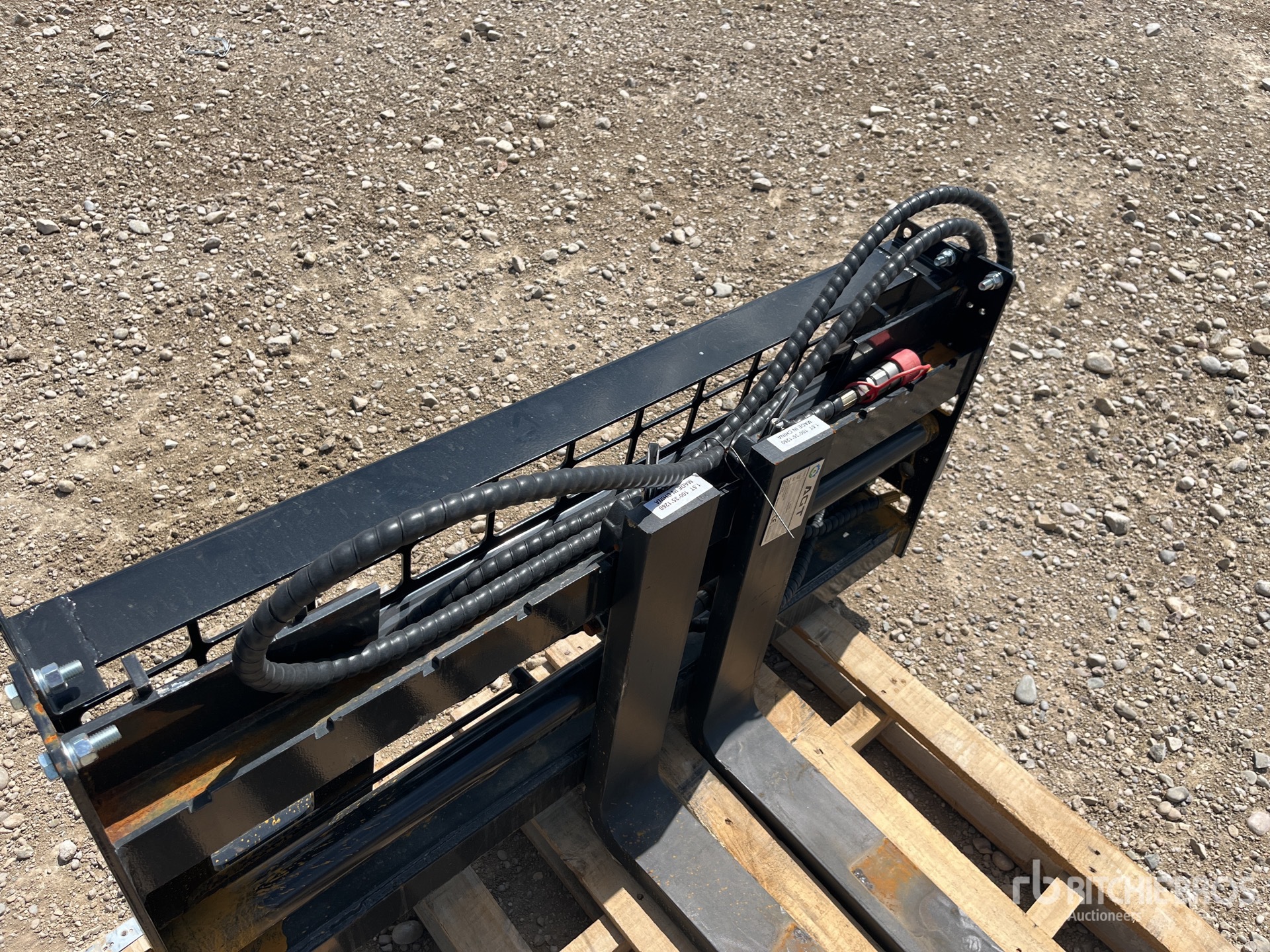 2024 AGT SA-ZD 48 in Hydraulic Skid Steer Forks (Unused) | Ritchie Bros ...