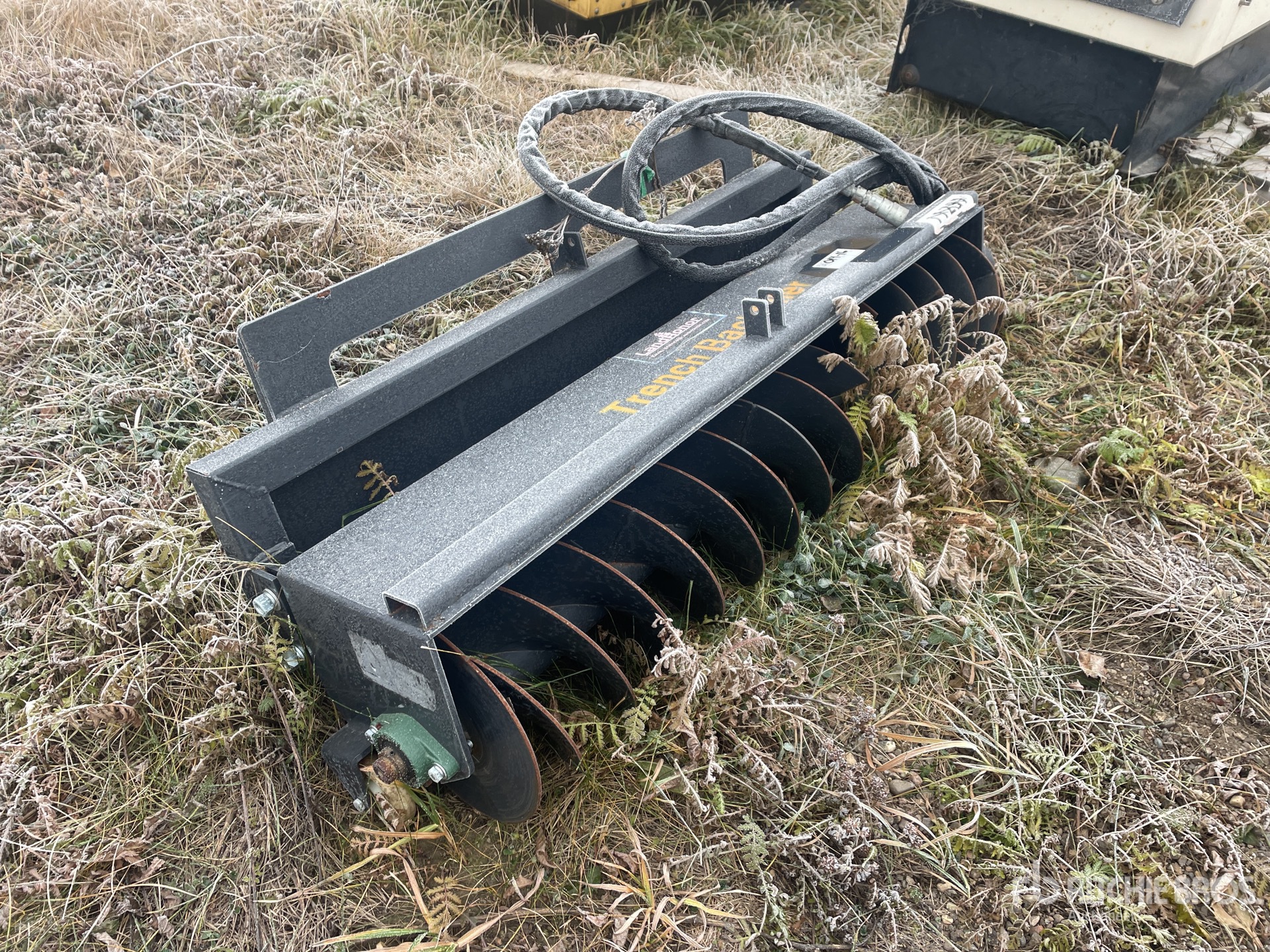 Landhonor 56 in Skid Steer Trench Backfiller Varios implementos ...