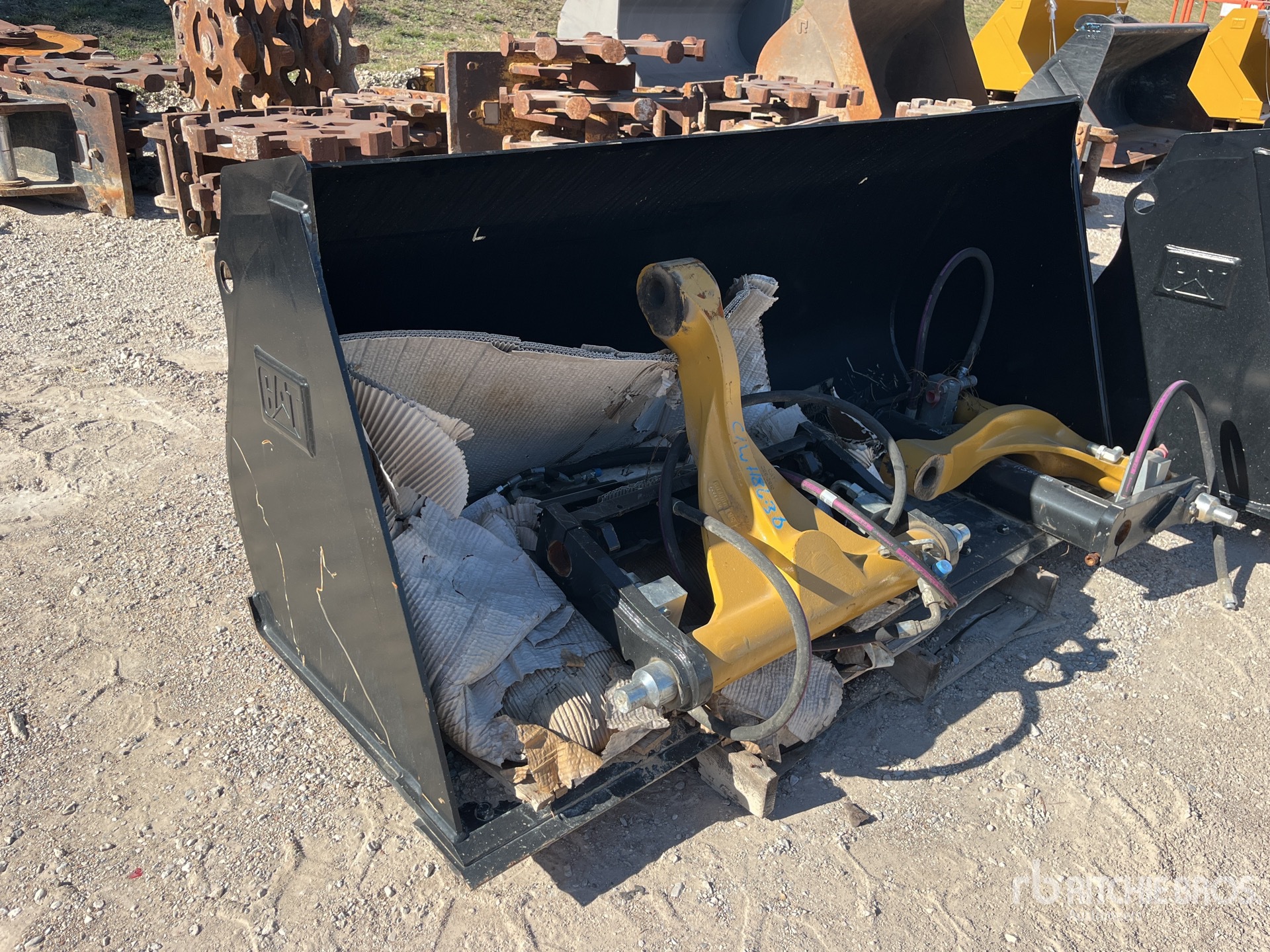 2022 Cat 908 1.4YD E ISO 82 in Q/C Wheel Loader Bucket | Ritchie Bros ...