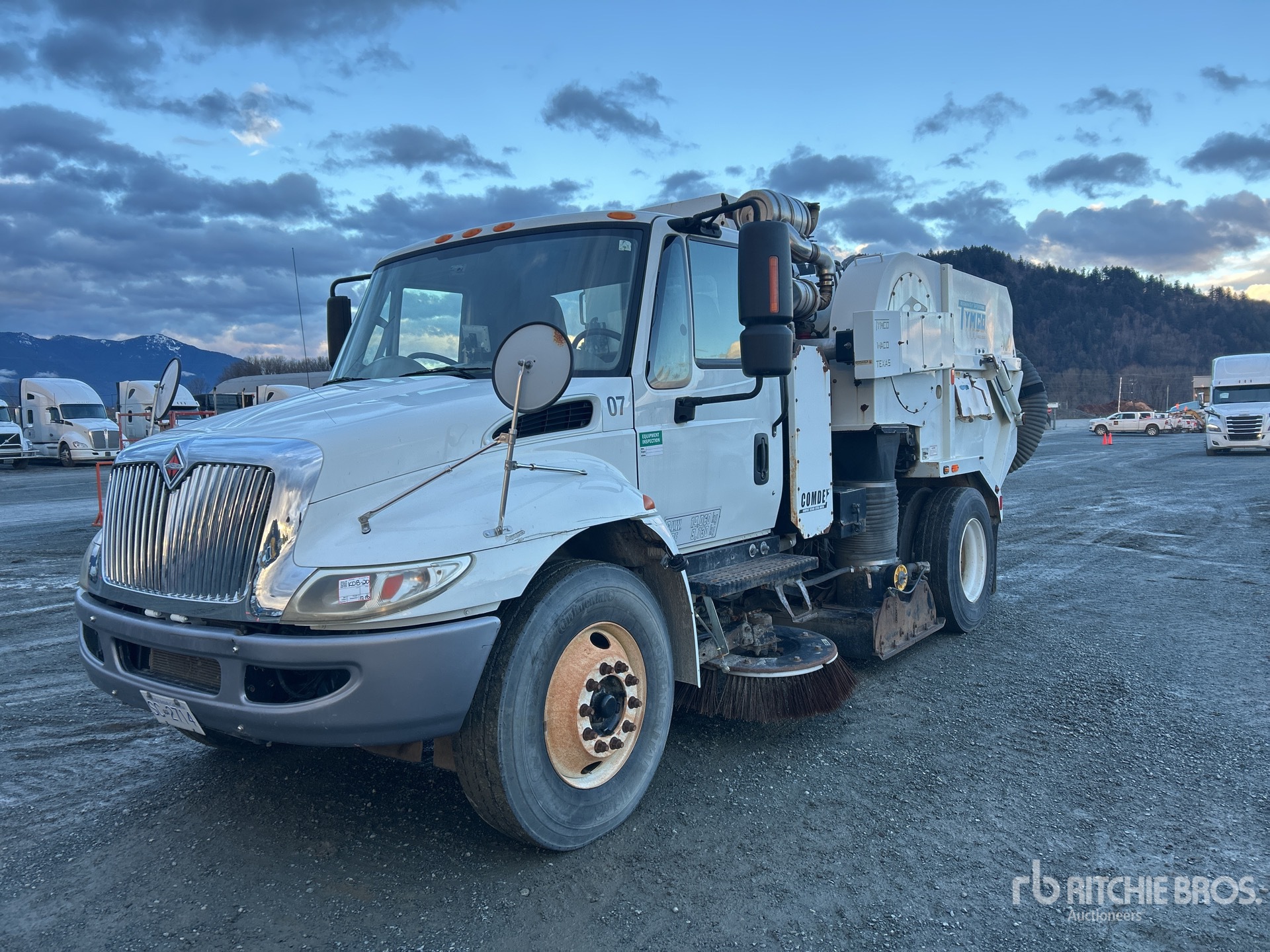 2016 Tymco 600 on 2016 International 4300 Sweeper Truck | Ritchie Bros ...