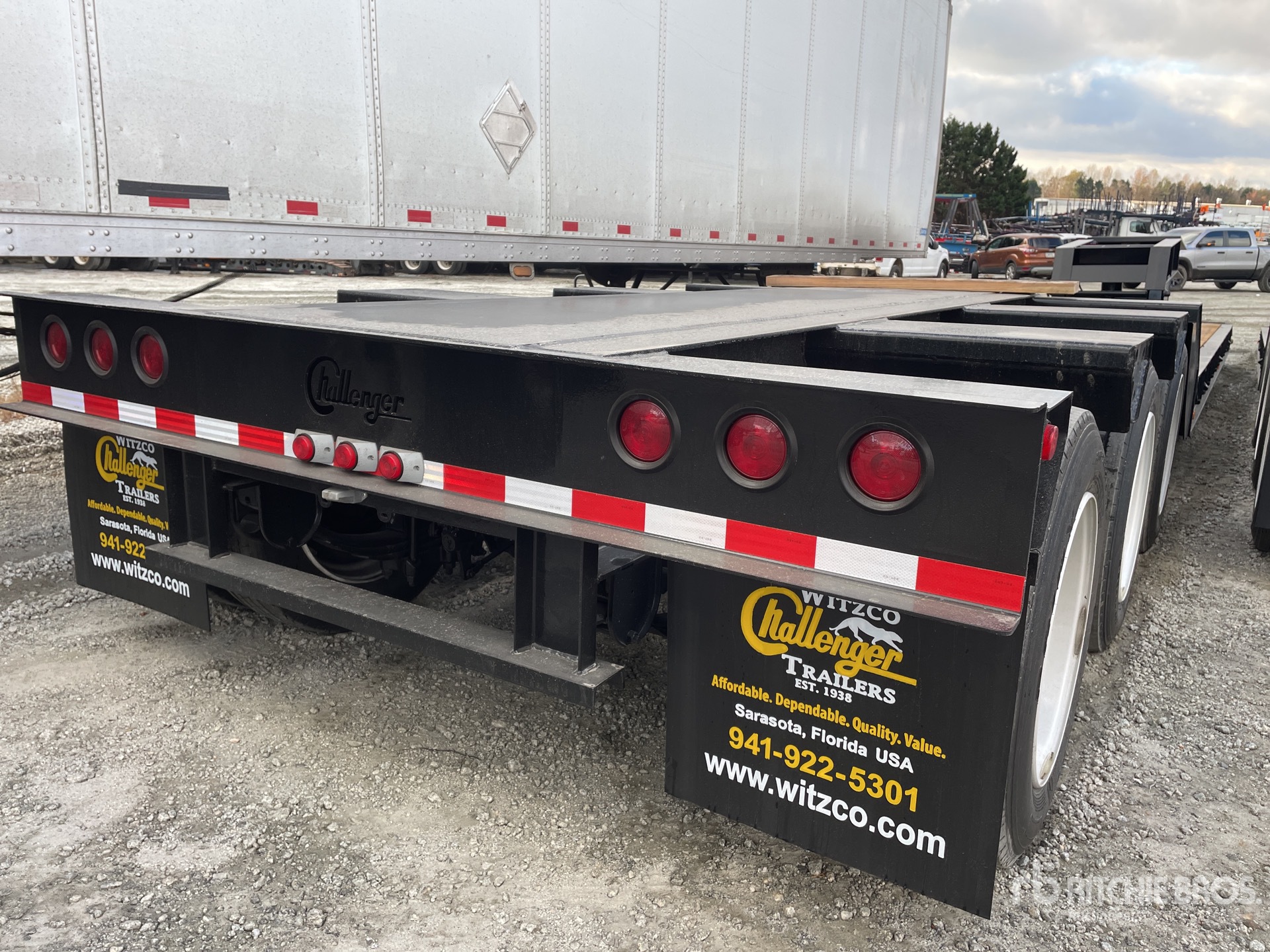 2024 Witzco RG-52 25000 lb Tri/A Removable Gooseneck Lowboy Trailer (Unused) | Ritchie Bros ...