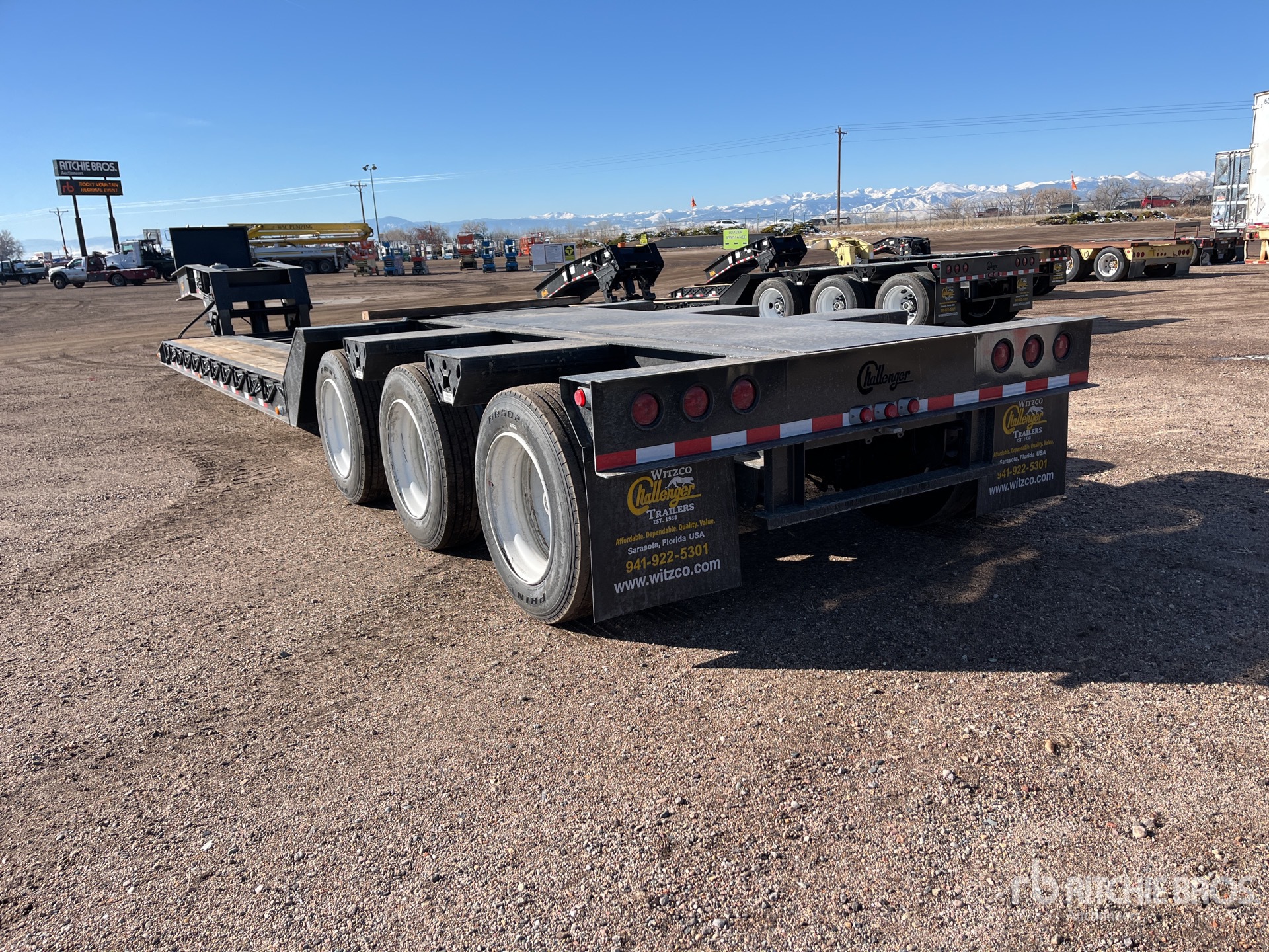 2024 Witzco RG-52 Tri/A Removable Gooseneck Lowboy Trailer | Ritchie Bros. Auctioneers
