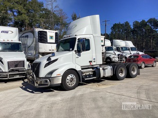 2019 Volvo VNL300 8x2 Truck Tractor T/A Sleeper Truck Tractor in Walker ...