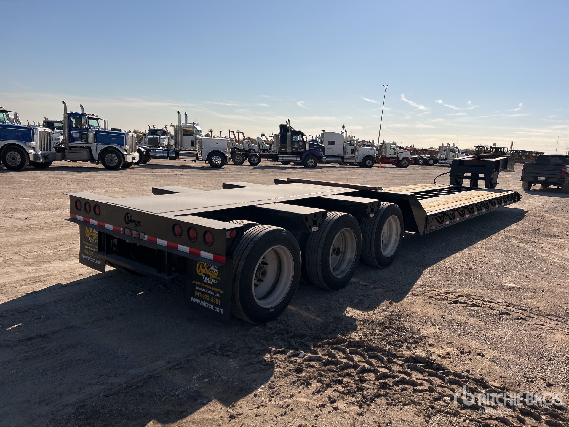 2024 Witzco RG-52 Challenger 52 ton Tri/A Removable Gooseneck Lowboy Trailer (Unused) | Ritchie ...