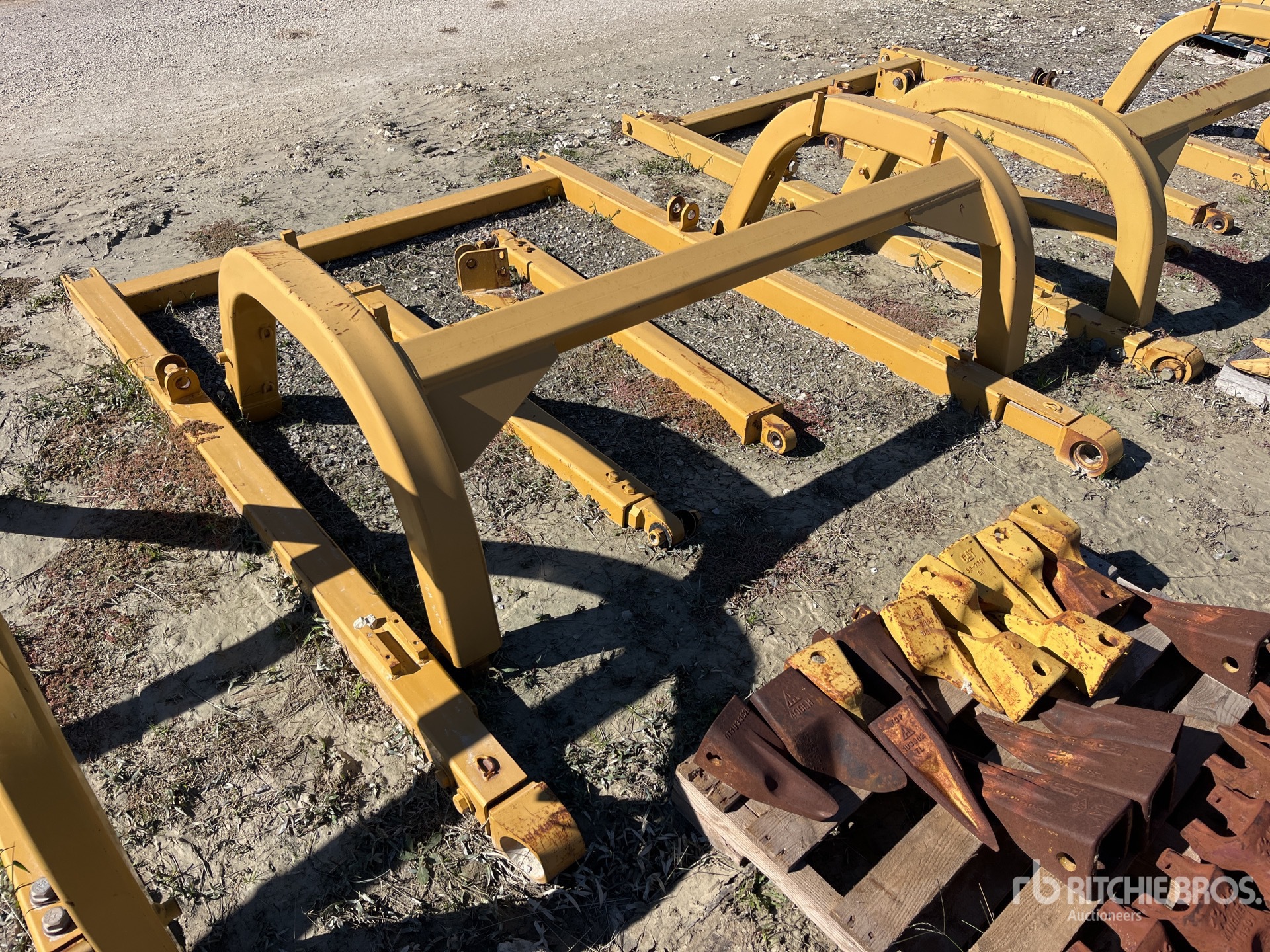 Dozer Sweeps Varios - Fits Cat D6 | Ritchie Bros. Auctioneers