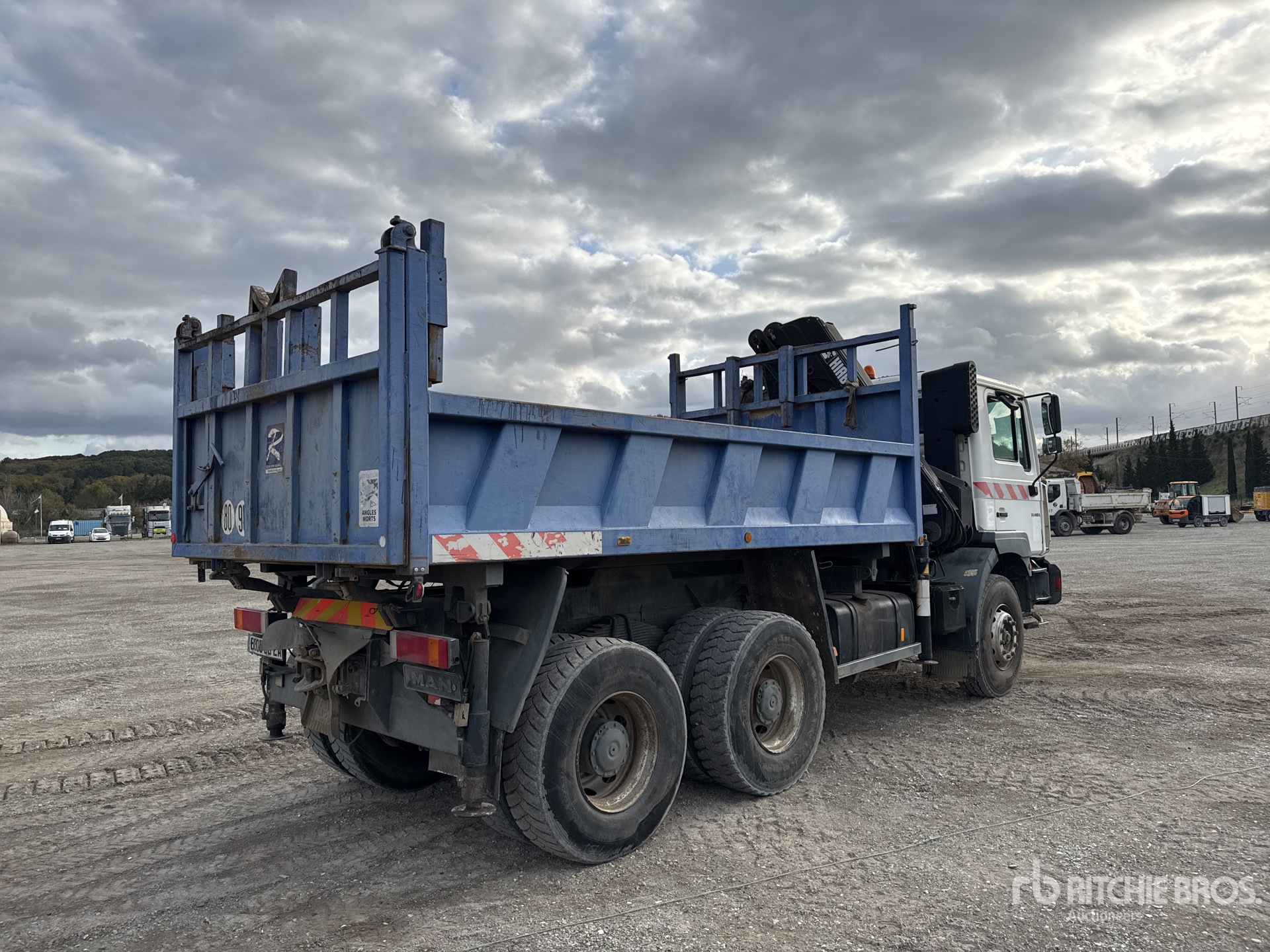 2001 Hiab 200-3 7000 kg Articulated Boom on 2001 MAN FE410A 6x4 Camion ...