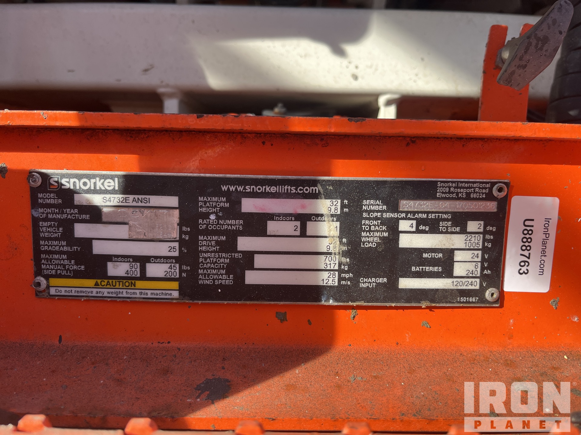 2017 Snorkel S4732E Electric Scissor Lift | Ritchie Bros. Auctioneers