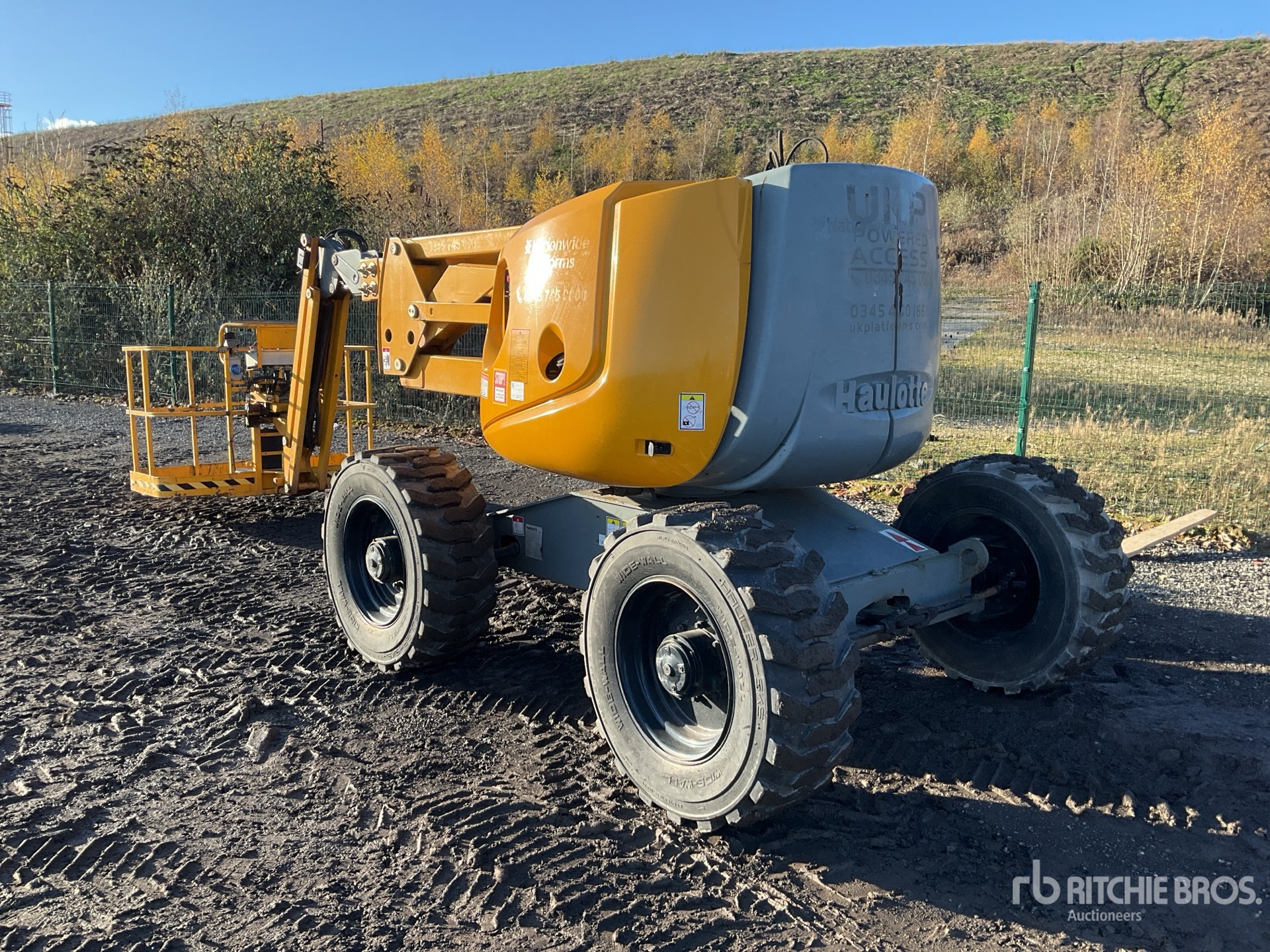 2005 Haulotte HA16PX 4WD Diesel Articulating Boom Lift | Ritchie Bros. Auctioneers