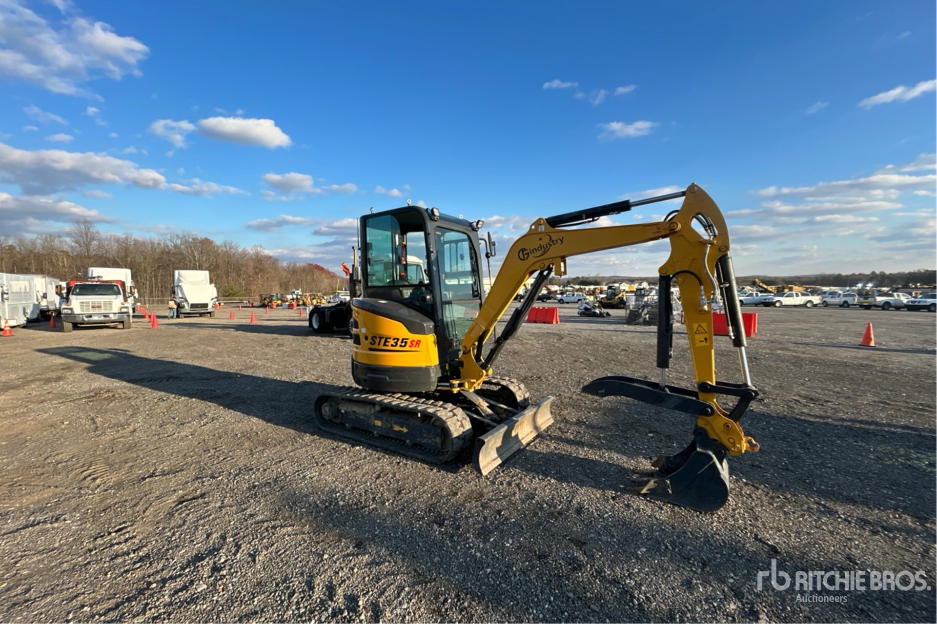 2023 CFG Industry STE35SR Mini-pelle | Ritchie Bros. Auctioneers