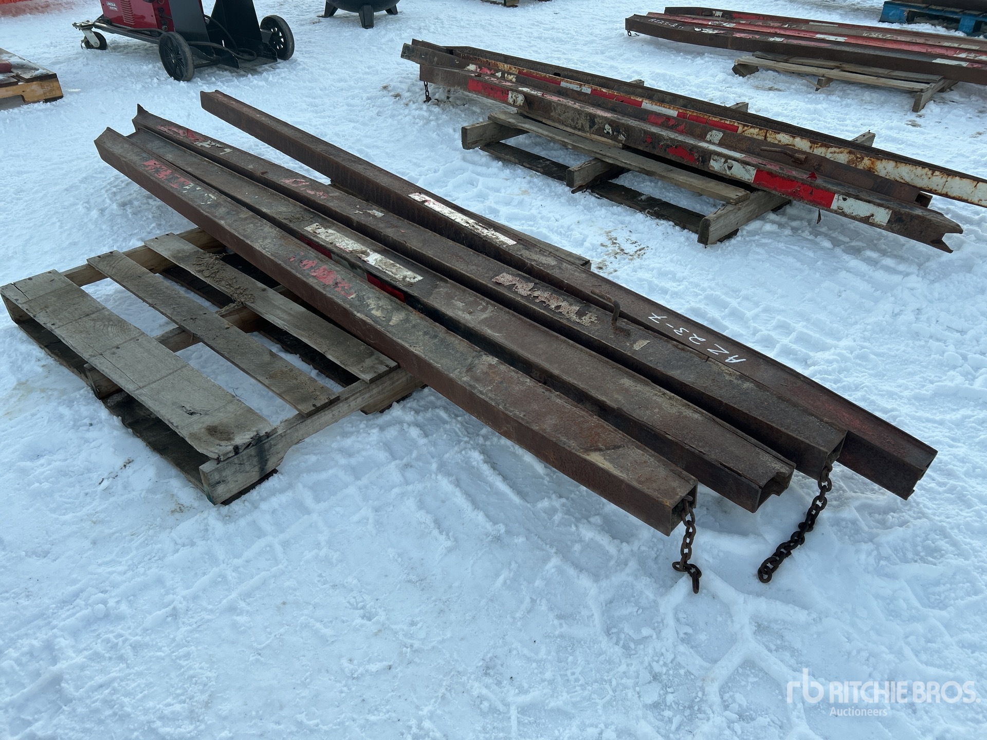 Quantity of (4) Logging Stakes Varios, equipos de registro | Ritchie ...