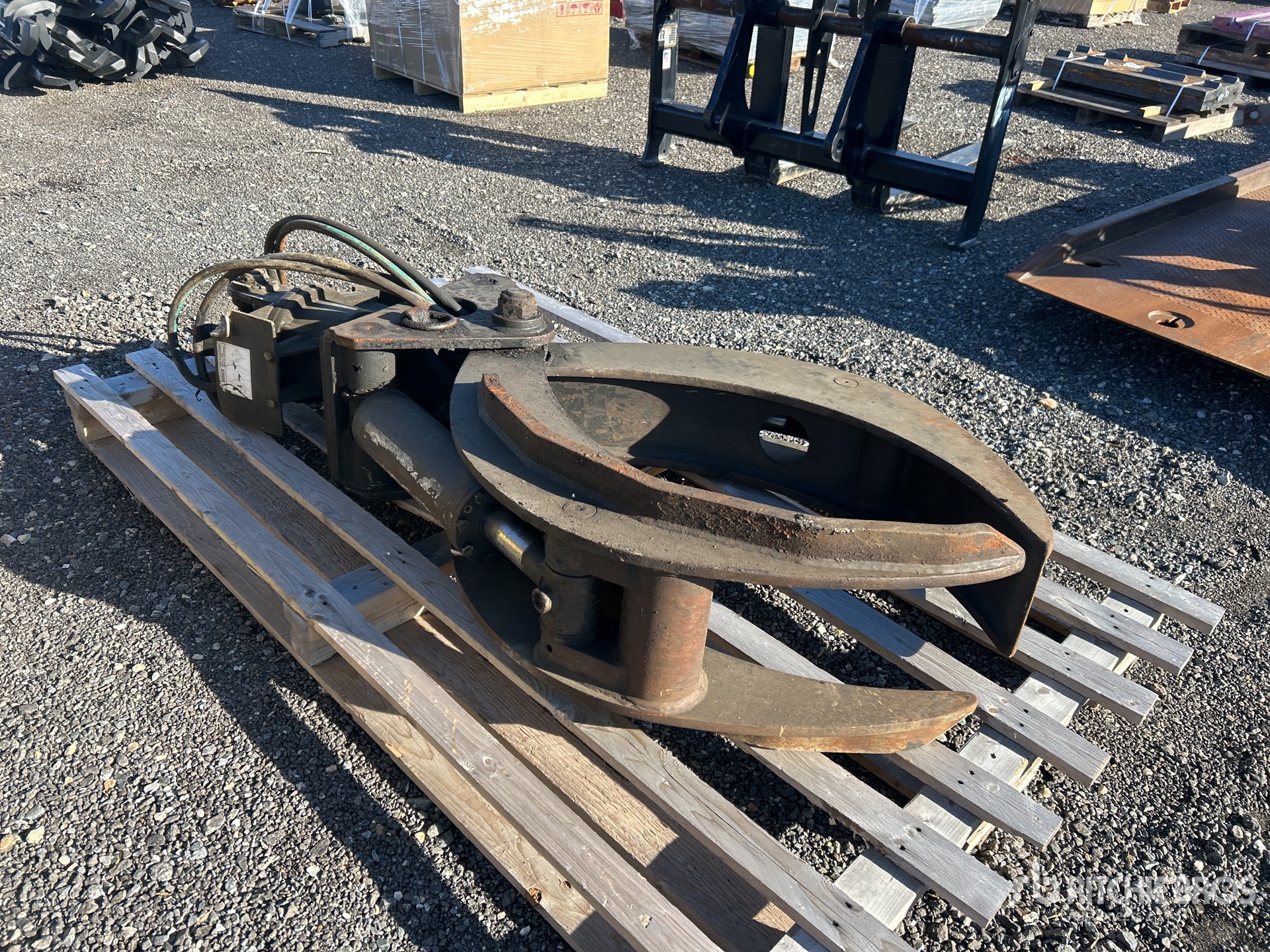 Rotobec 5052BA3P7A Log Grapple | Ritchie Bros. Auctioneers