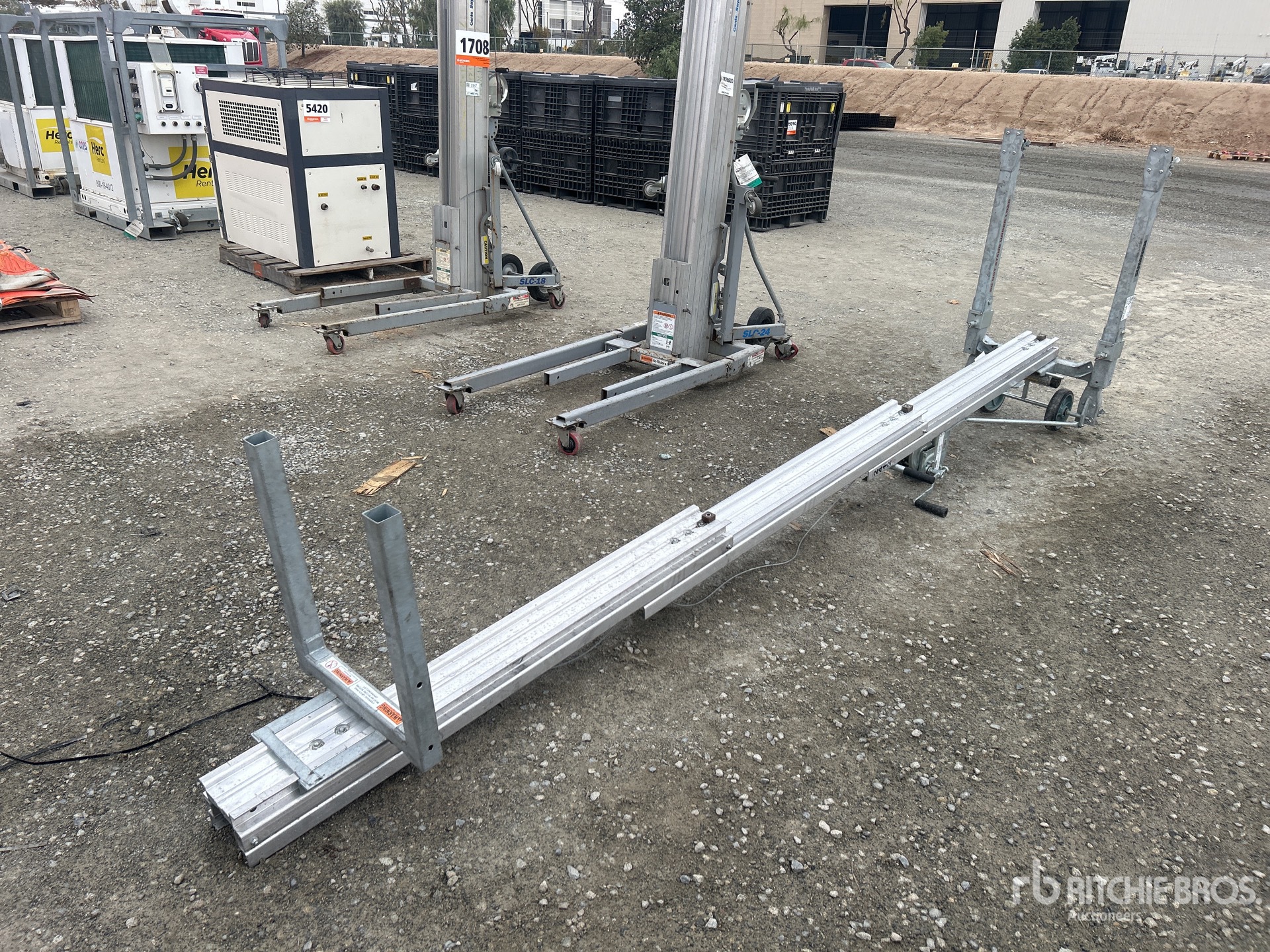 2023 Sumner 2400 Material Hoist | Ritchie Bros. Auctioneers
