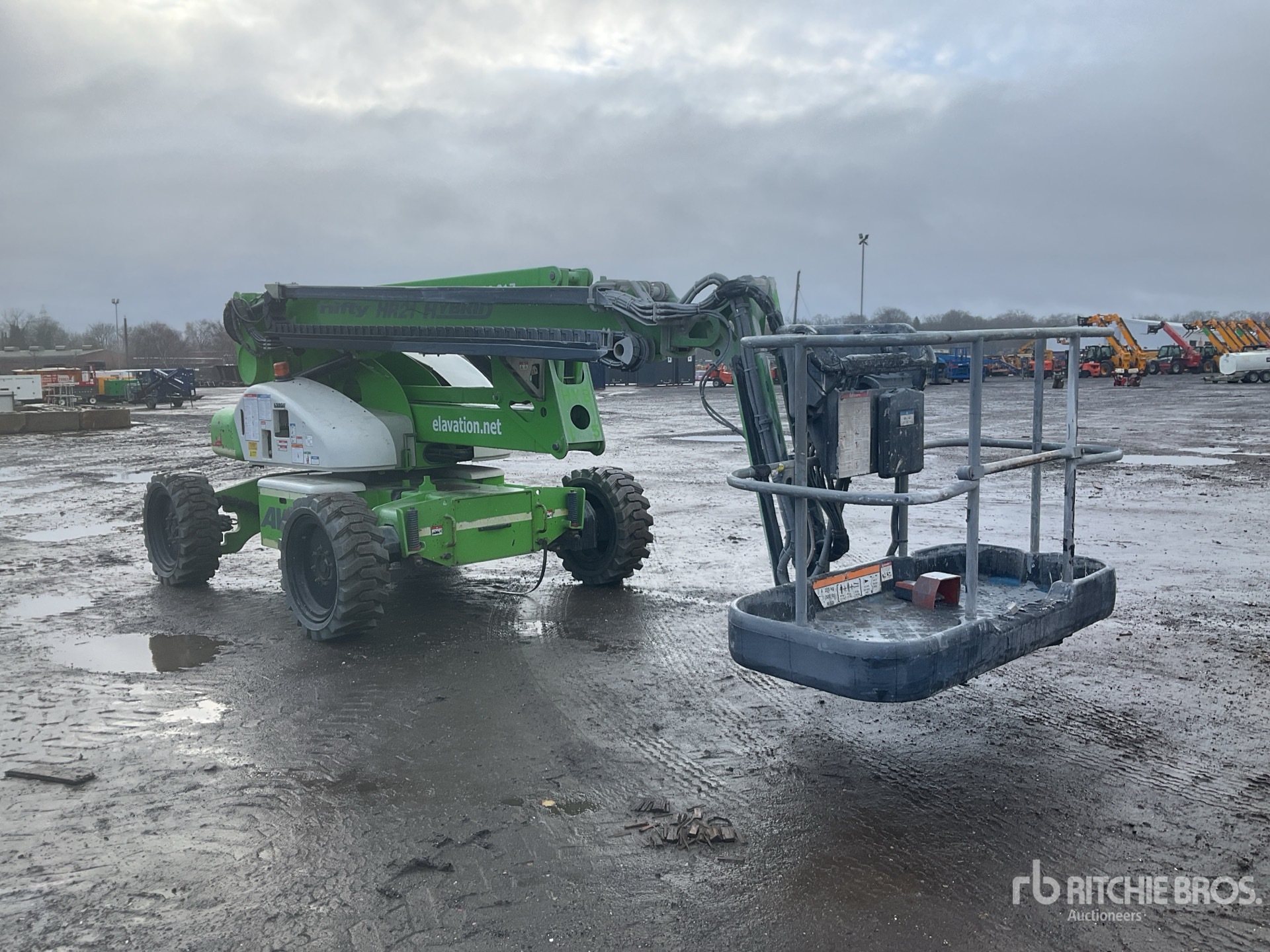 2015 Nifty-Lift HR21 4WD Hybrid Nacelle articulée | Ritchie Bros. Auctioneers