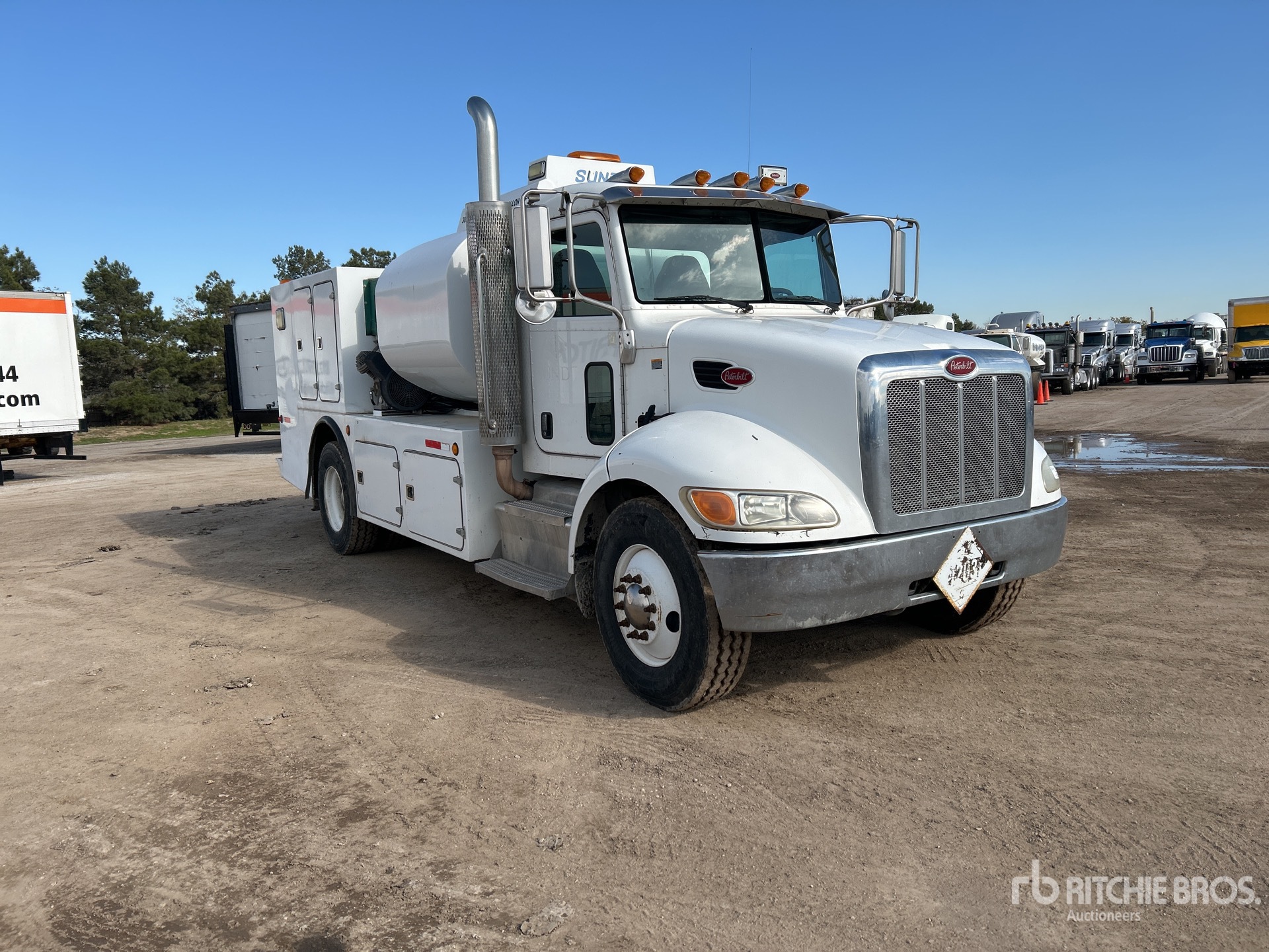 2011 Peterbilt 337 1000 gal 4x2 Fuel and Lube Truck | Ritchie Bros. Auctioneers