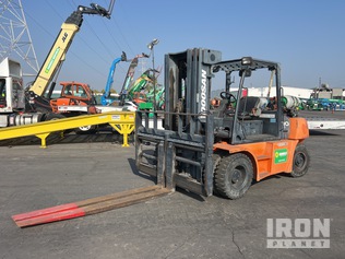 2014 (unverified) Doosan G70S-5 13700 lb 4x2 Rough Terrain Forklift in ...