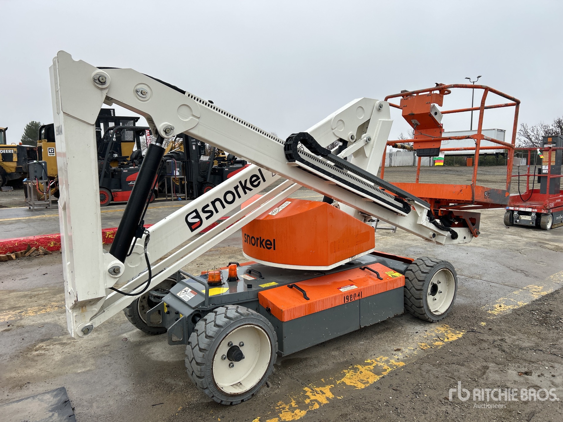 2017 Snorkel A38E Electric Articulating Boom Lift | Ritchie Bros ...