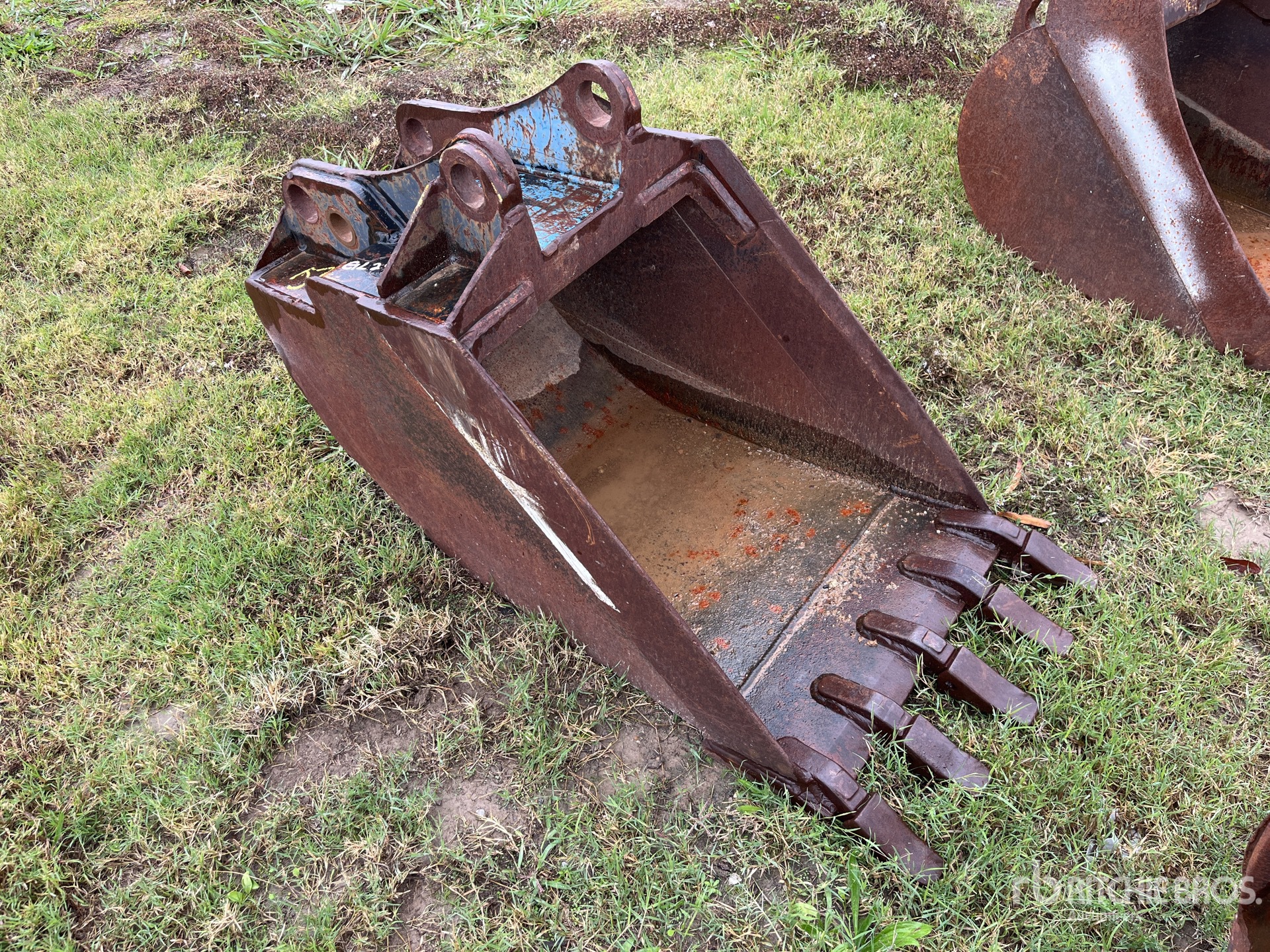 24 in Digging Benna per retroescavatore per terna | Ritchie Bros ...