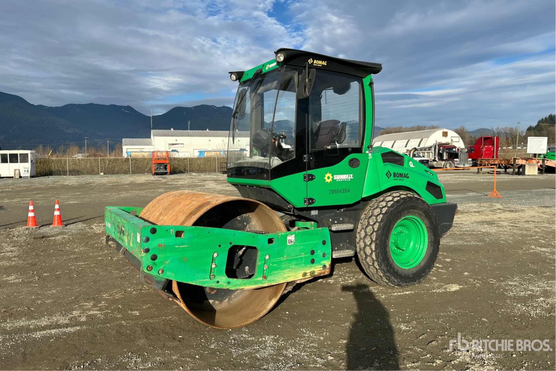 2015 Bomag BW177D-5 Compacteur à tambour lisse | Ritchie Bros. Auctioneers