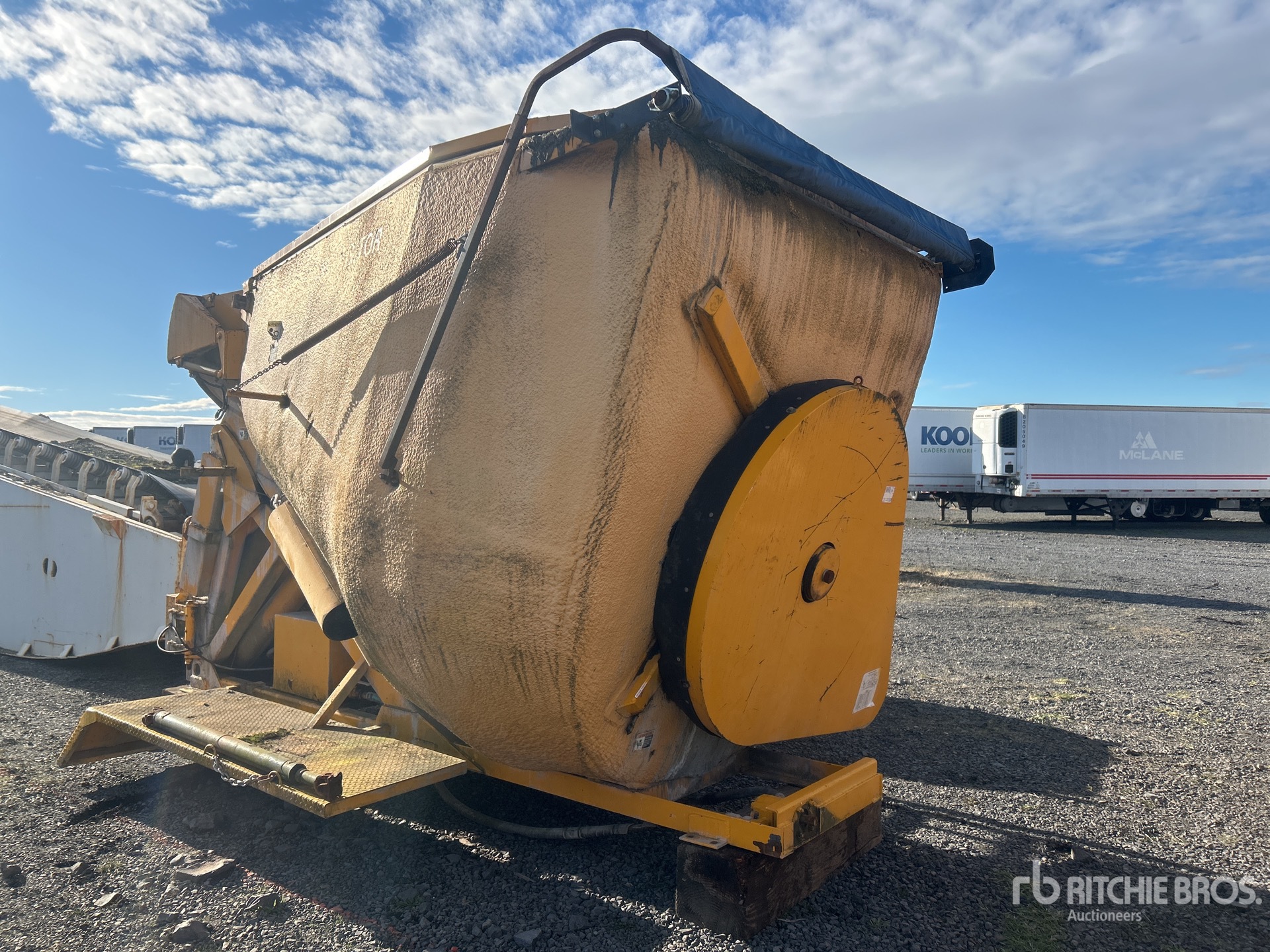 2013 Maxon 12 CU YD Concrete Agitator Divers - Équipement à béton ...