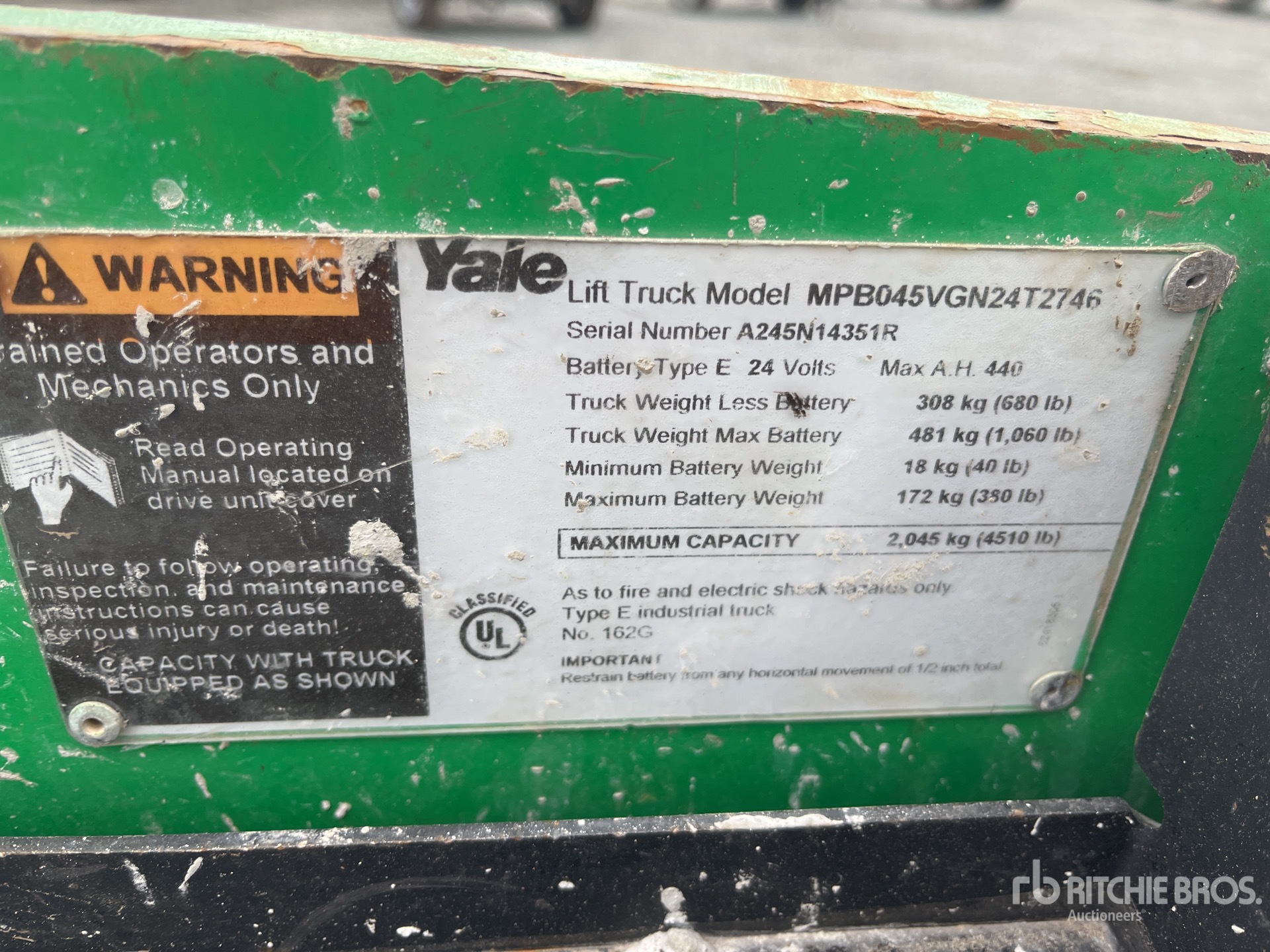 2017 Yale MPB045VG 4510 lb Electric Gato de bandeja | Ritchie Bros ...